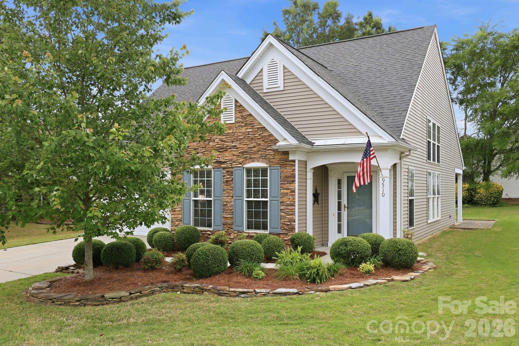 9510 Kestral Ridge Drive, Charlotte, NC - photo 1 of 47