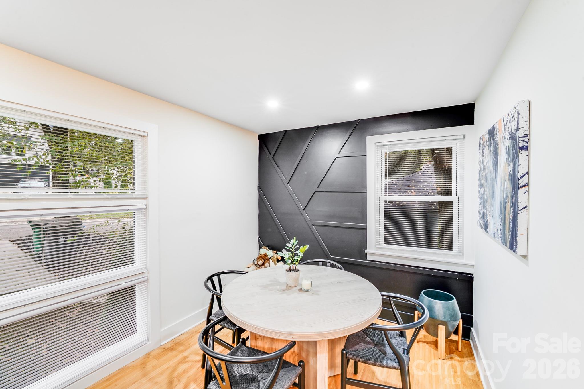Photo 7 of 4910 Valley Stream Road, Charlotte, NC