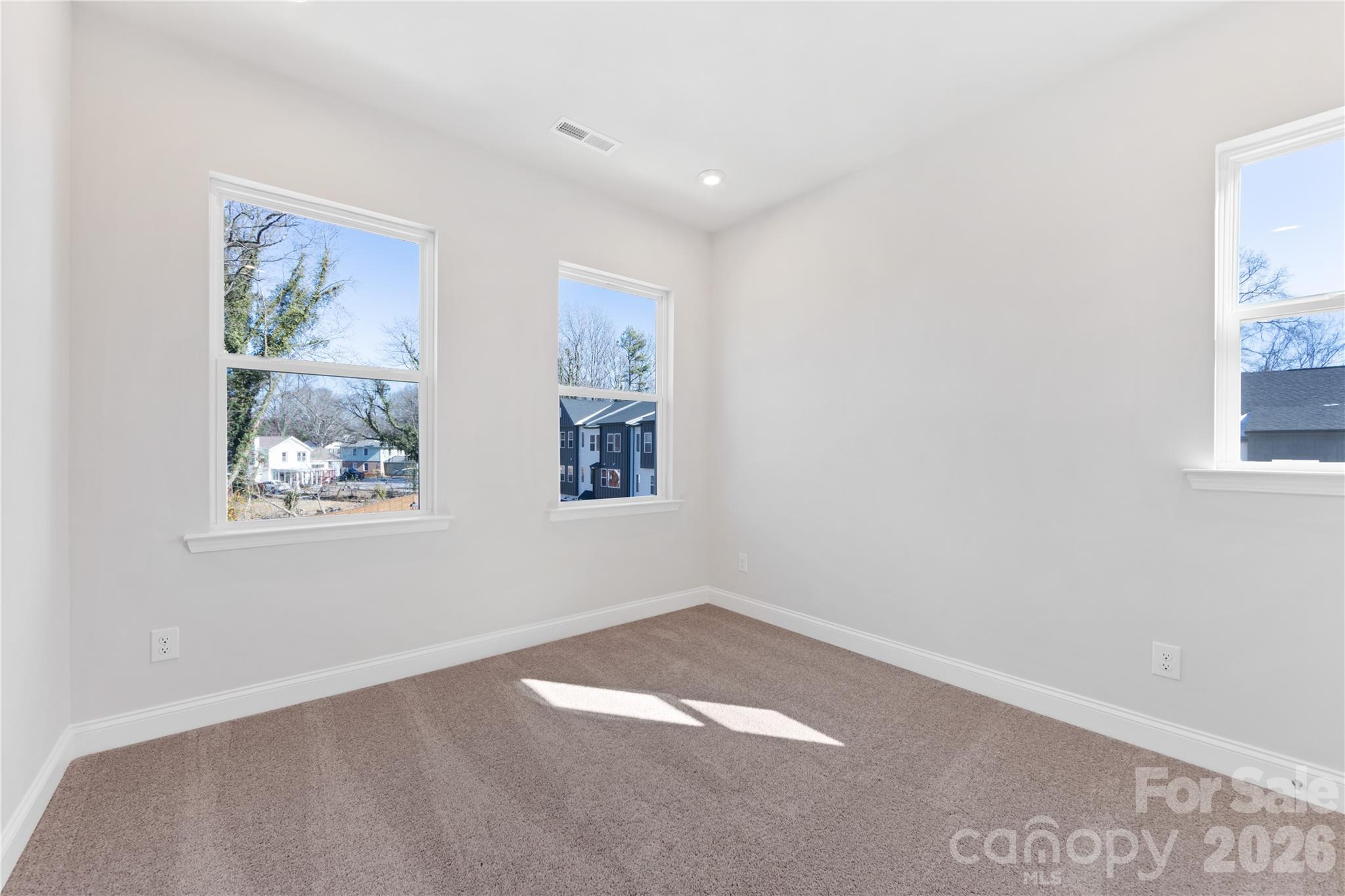 Photo 32 of 905 Archway Lane, Charlotte, NC
