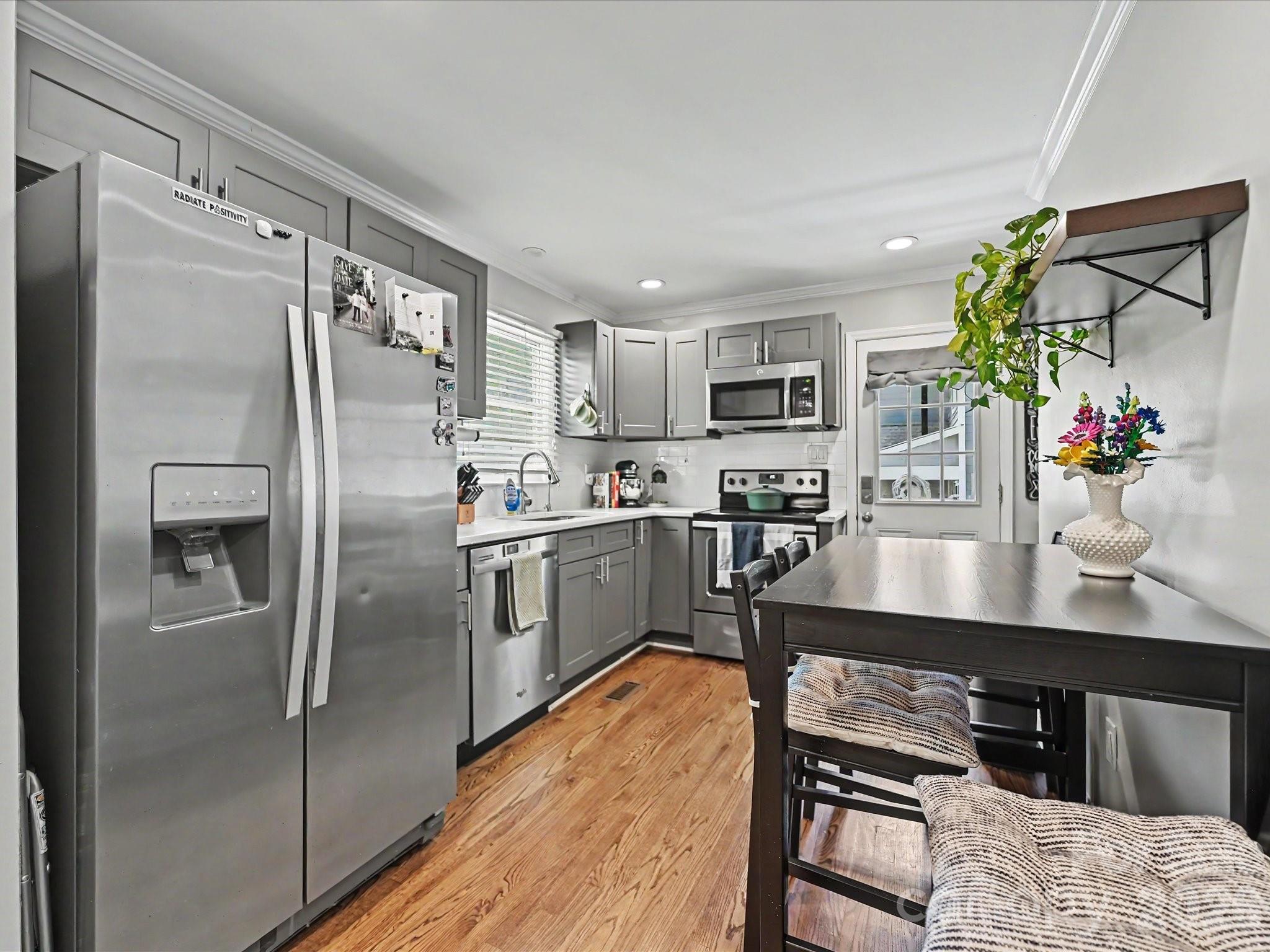 115 N Gardner Avenue, Charlotte, NC - photo 5 of 22