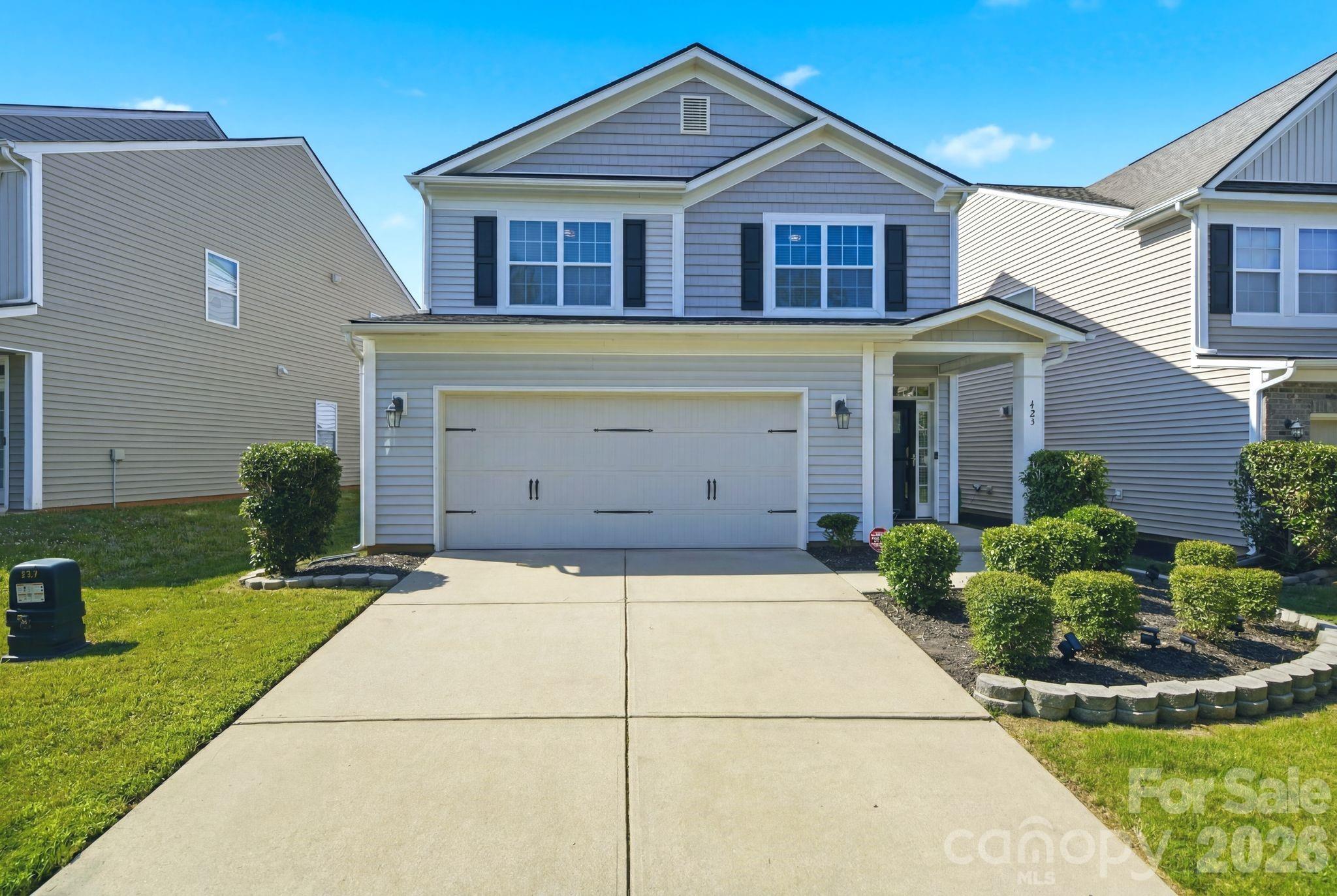 Home for sale at 423 Knothole Lane, Charlotte, NC — photo 1 of 39