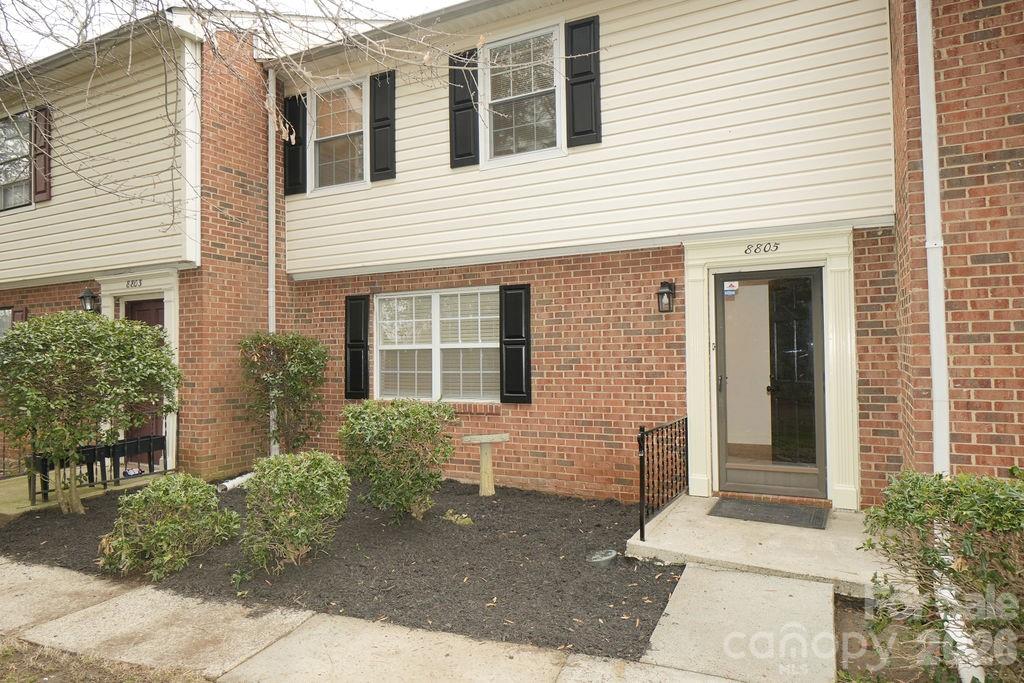 Photo 2 of 8805 Hunter Ridge Drive, Charlotte, NC