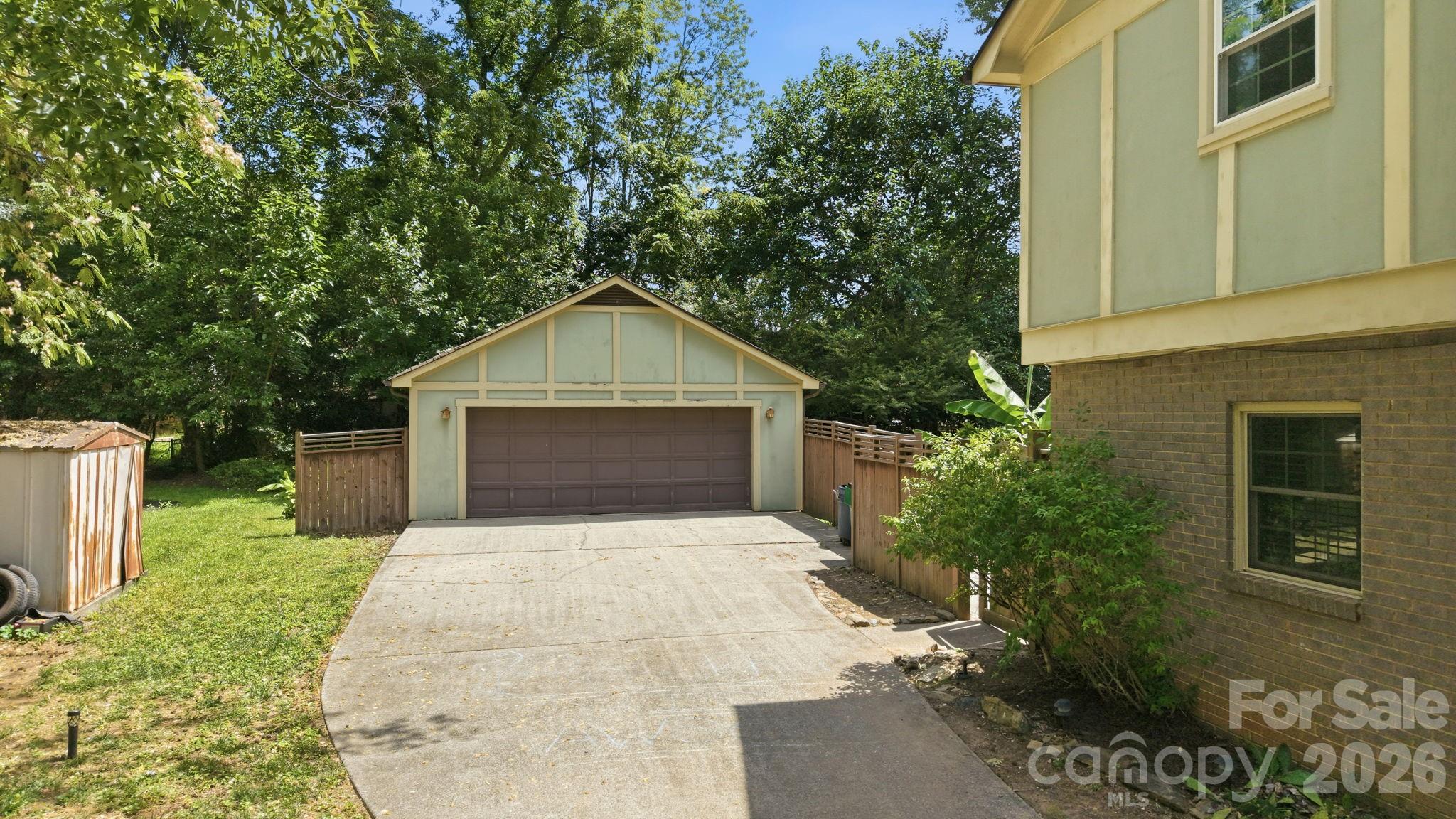 Photo 25 of 7419 Meadowdale Lane, Charlotte, NC