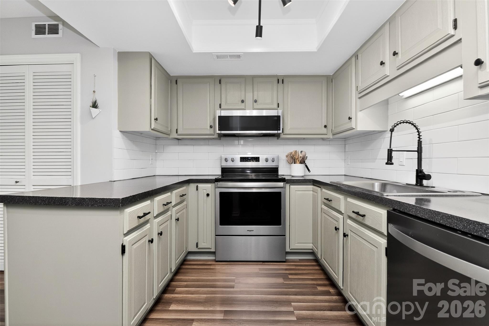 Photo 15 of 11128 Sevilla Court, Charlotte, NC