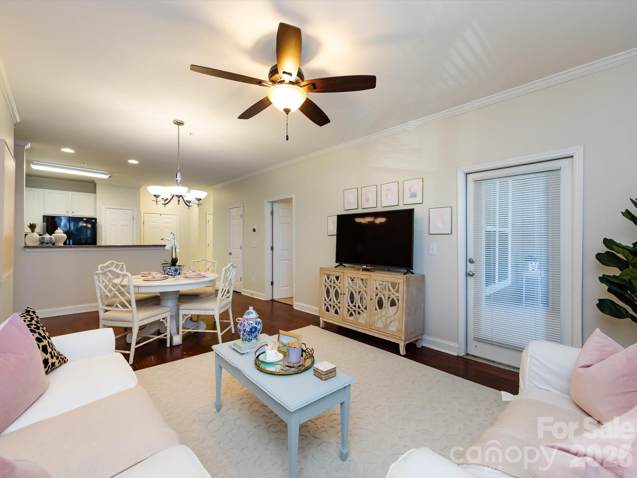 Photo 4 of 1000 E Woodlawn Road113, Charlotte, NC