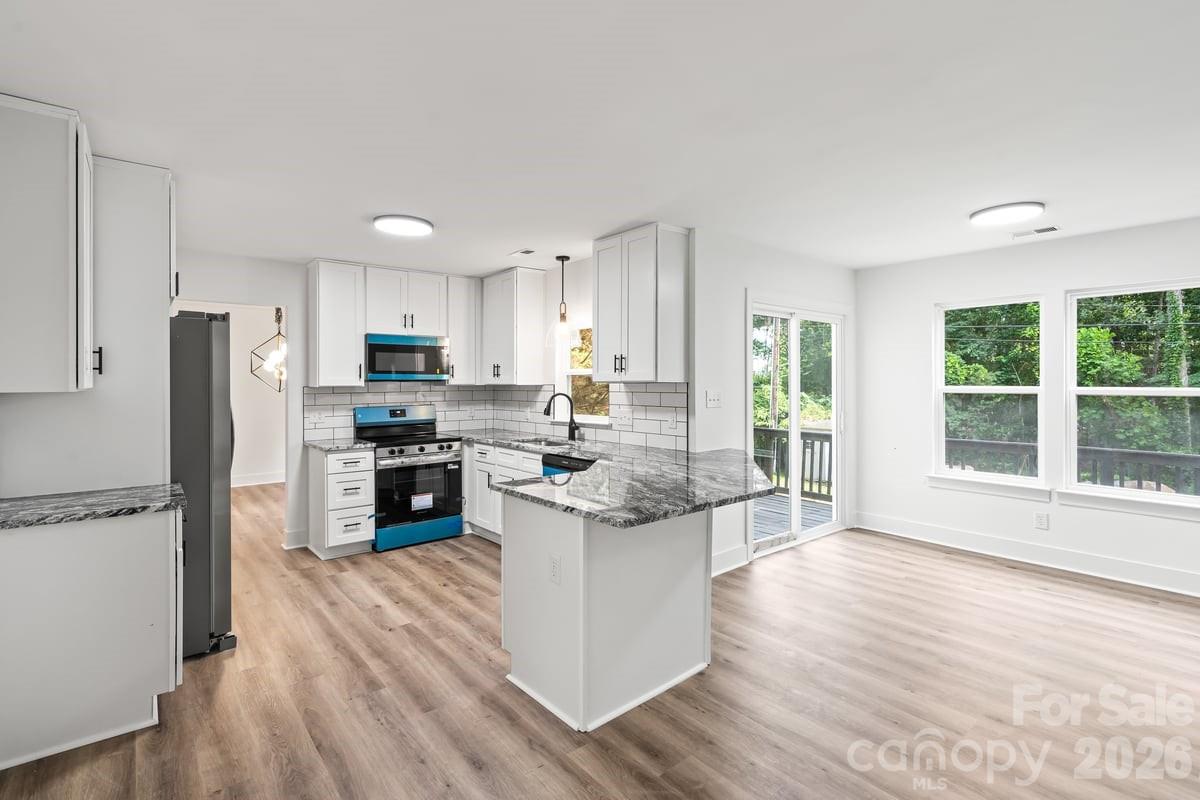 Photo 14 of 2033 Colony Hill Drive, Charlotte, NC