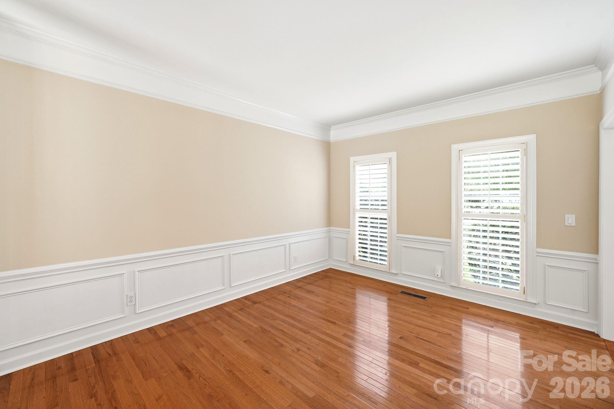 Home for sale at 6821 Hollow Oak Drive, Charlotte, NC — photo 8 of 38