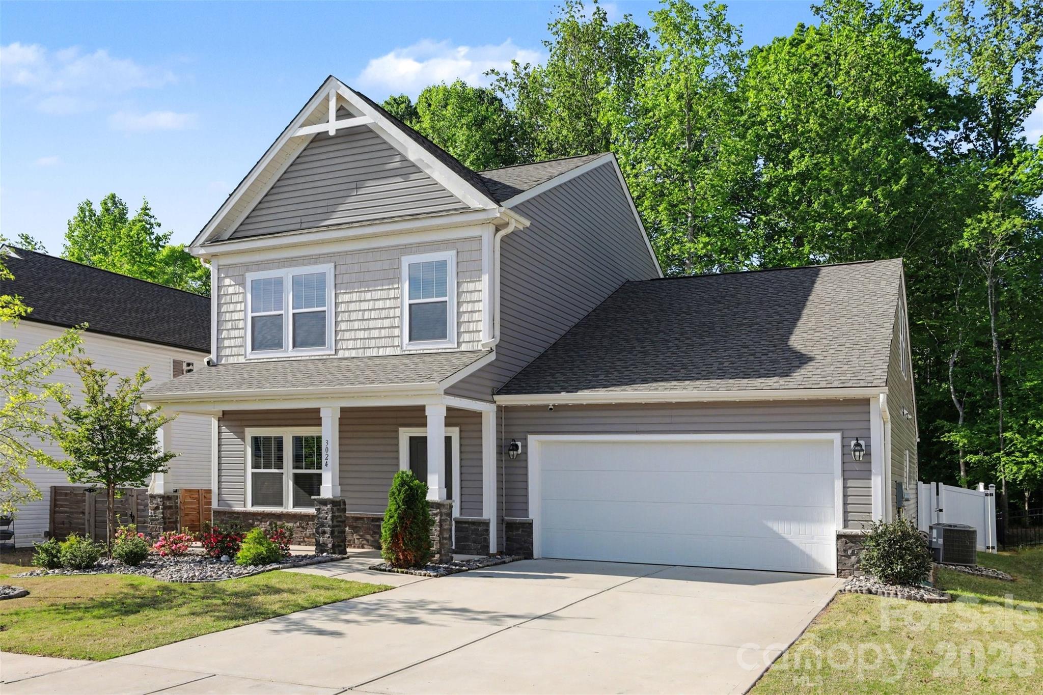 Photo 3 of 3024 Pinehills Way, Mount Holly, NC