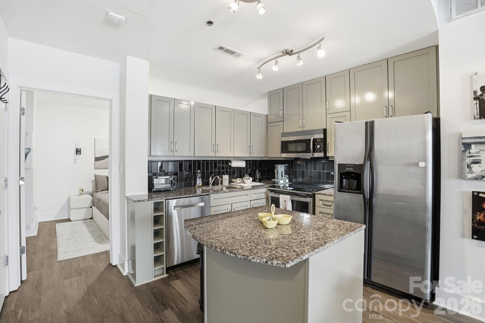 Photo 10 of 505 E 6th Street1006, Charlotte, NC