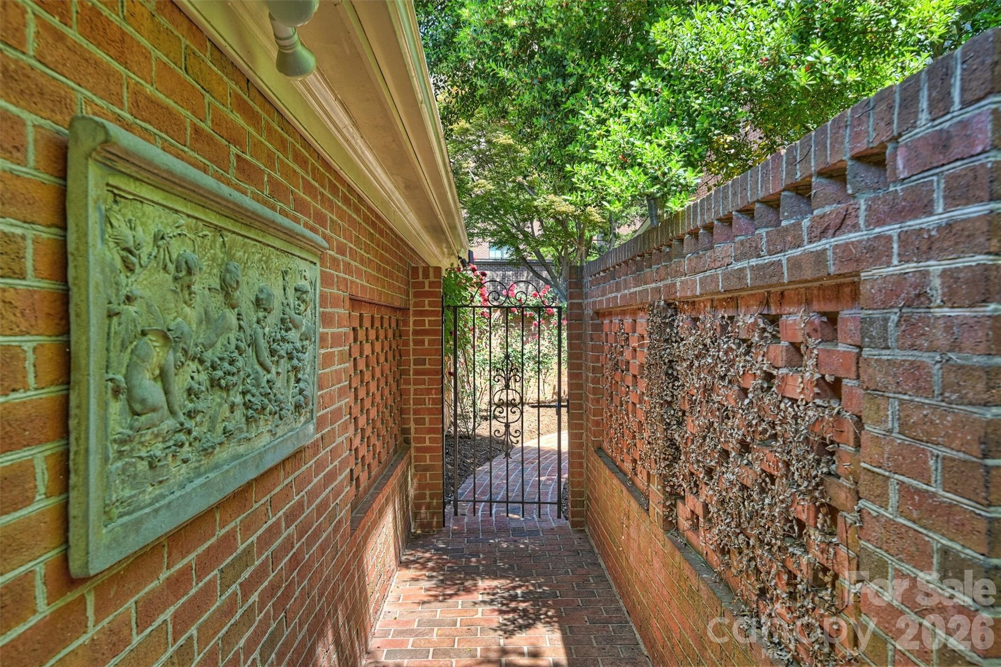 Photo 42 of 2320 Selwyn Avenue, Charlotte, NC