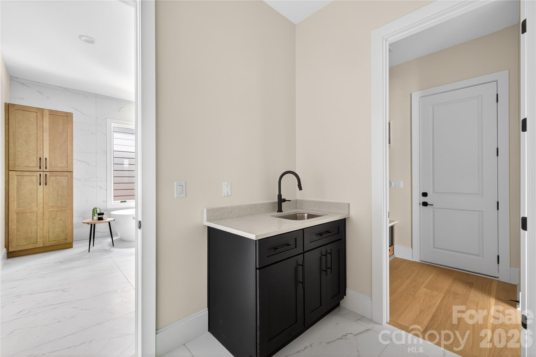 Photo 24 of 1600 E Barden Road, Charlotte, NC