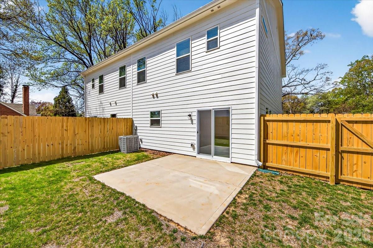 2032 Mandarin Boulevard, Charlotte, NC - photo 32 of 34