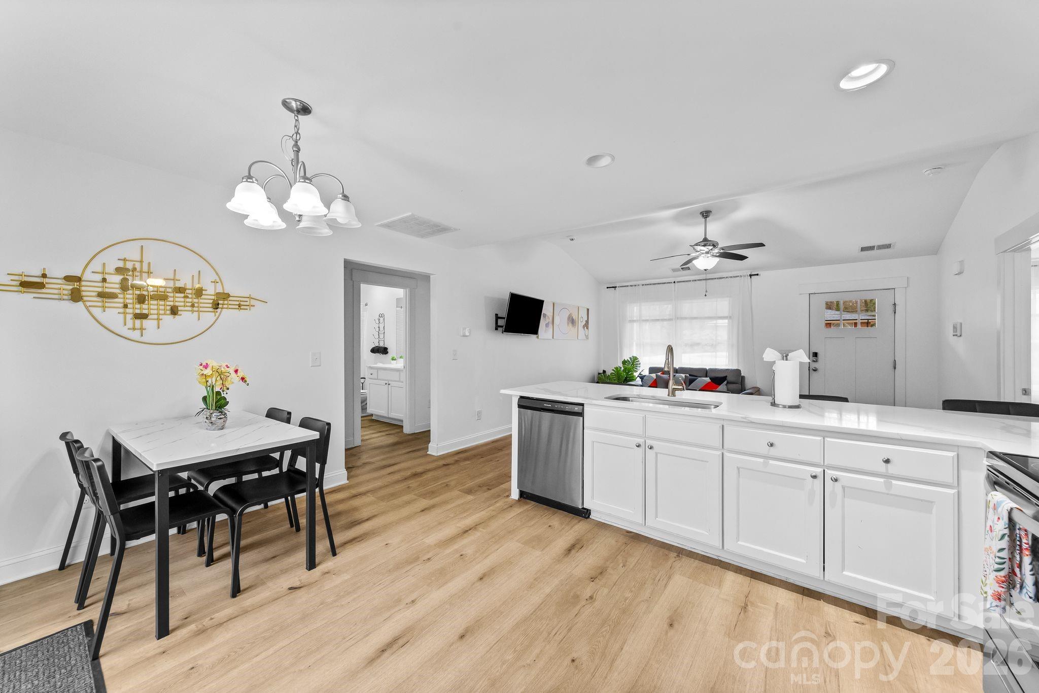 Photo 14 of 4117 Colebrook Road, Charlotte, NC