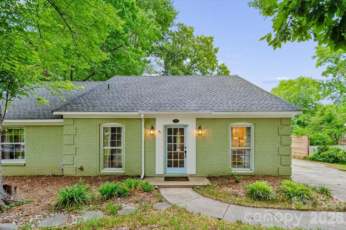 1005 Pinafore Drive, Charlotte, NC - photo 2 of 43