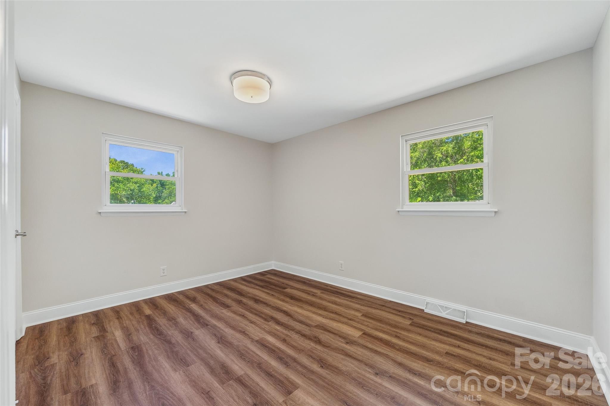 Photo 18 of 2111 Shalimar Drive, Charlotte, NC