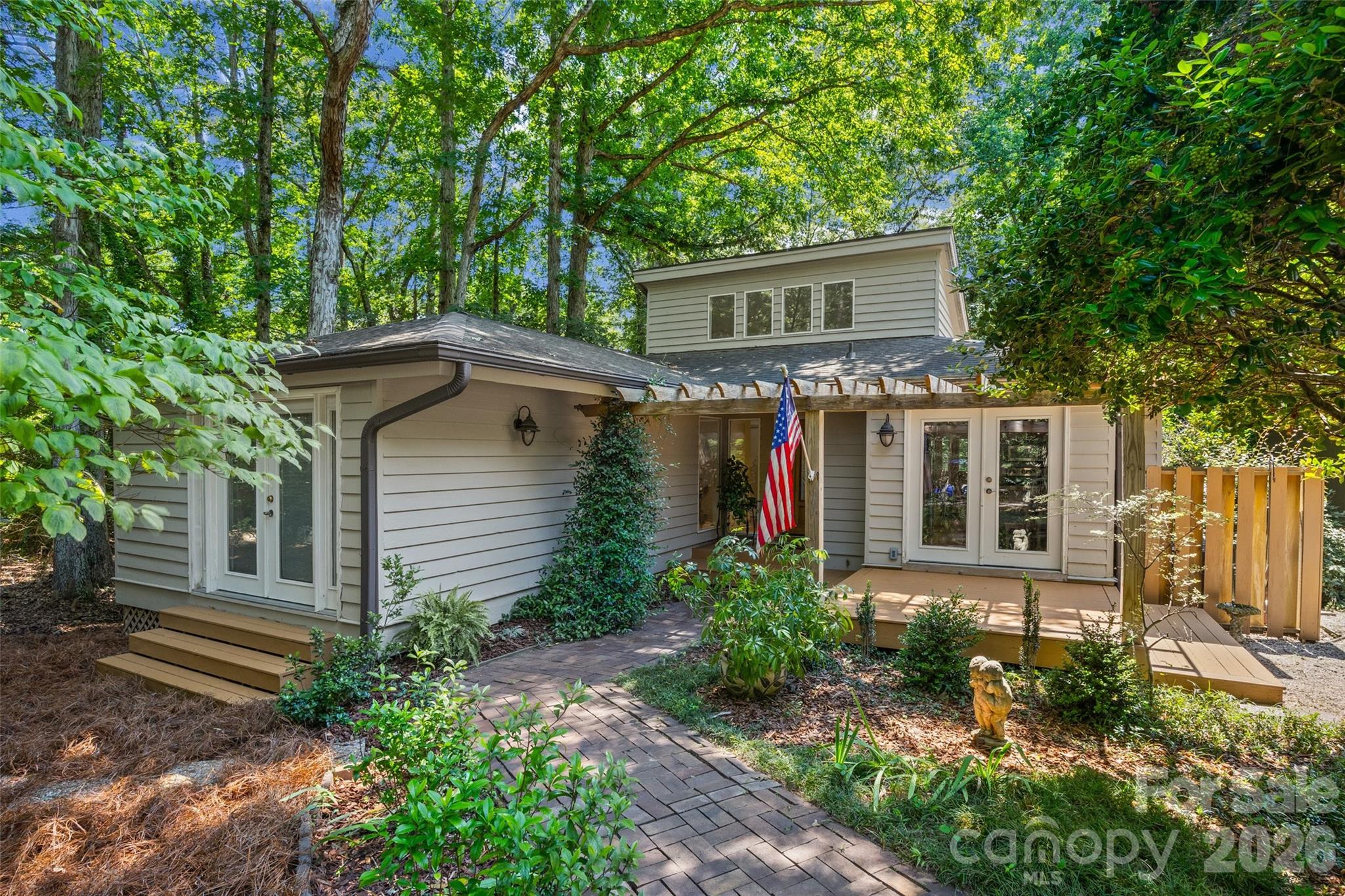 Home for sale at 2 Five Oaks Lane2, Lake Wylie, SC — photo 1 of 34