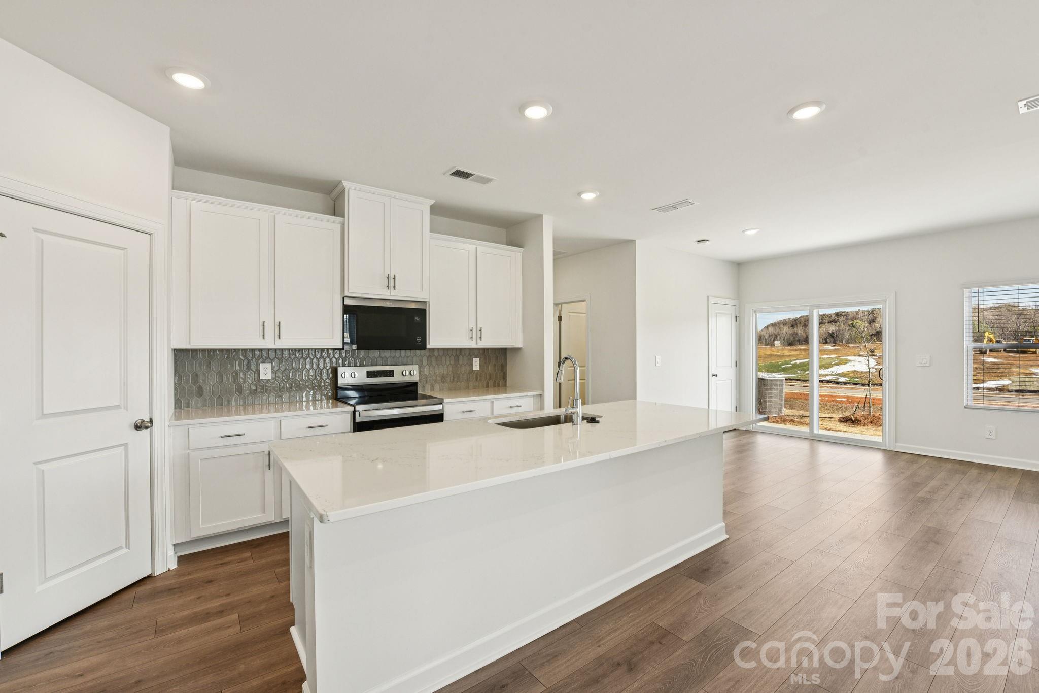 Photo 4 of 9036 Foggy Brook Loop, Charlotte, NC