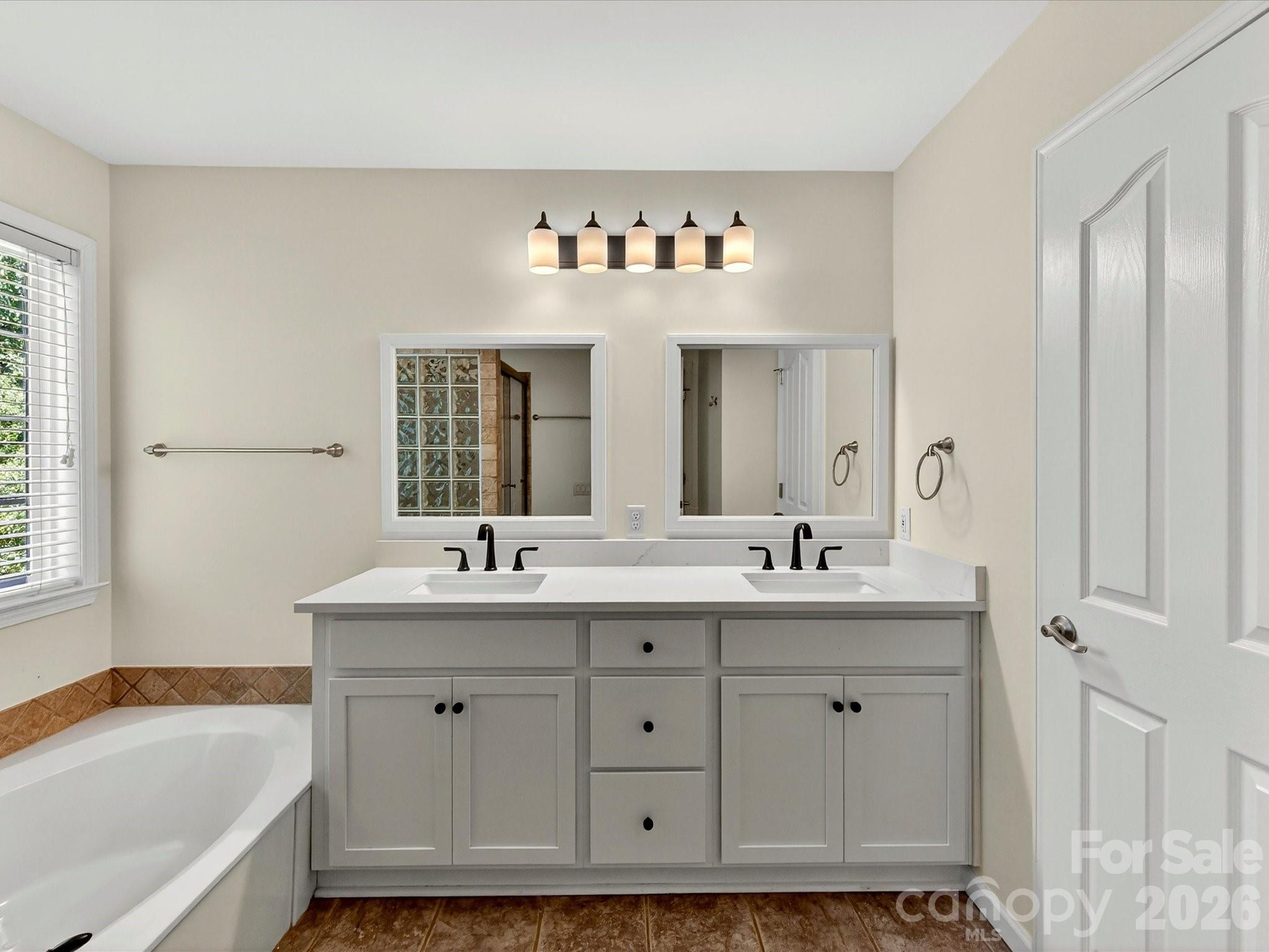 620 Meadow Lake Drive, Matthews, NC - photo 24 of 49