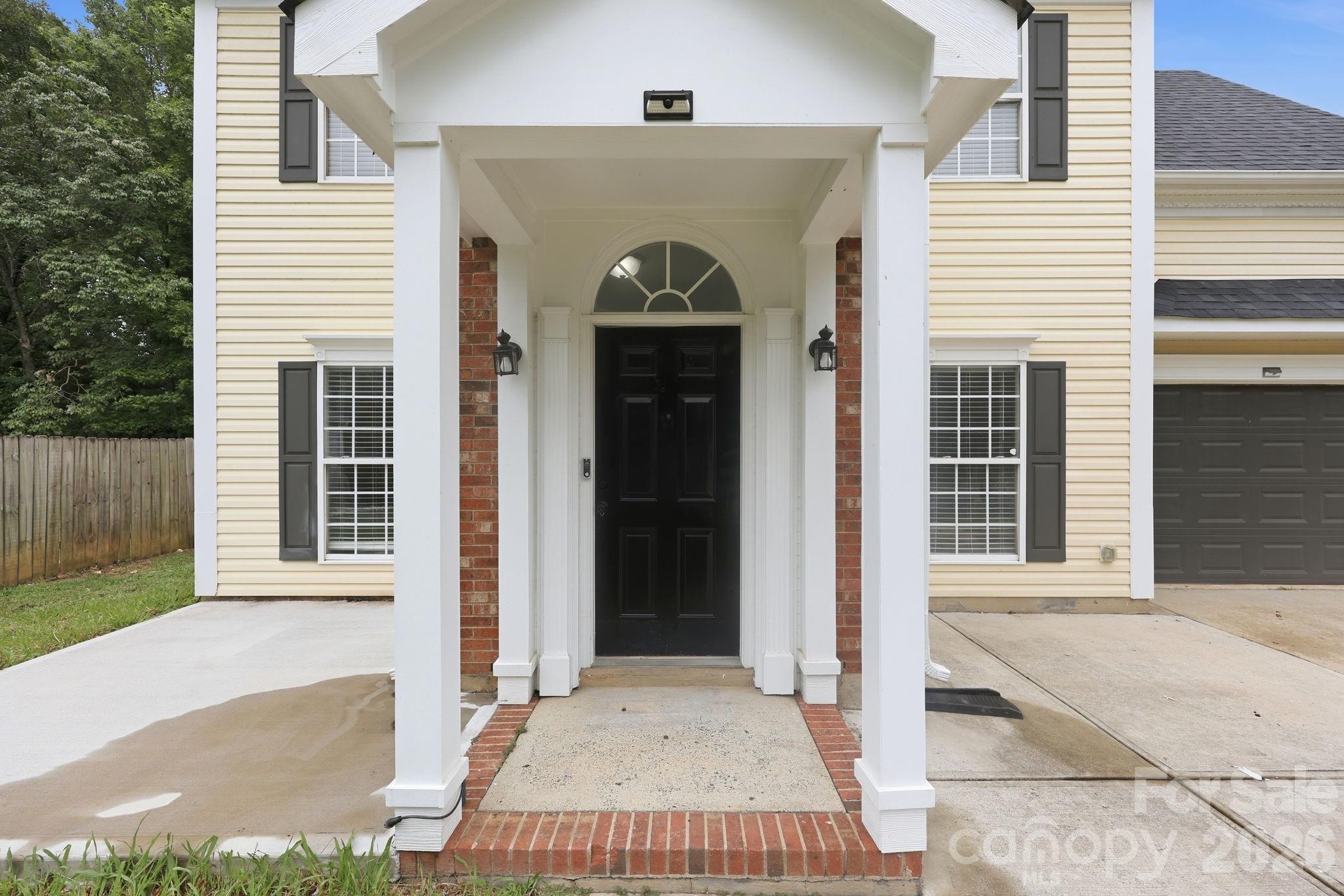 Home for sale at 5423 Starflower Drive, Charlotte, NC — photo 2 of 46