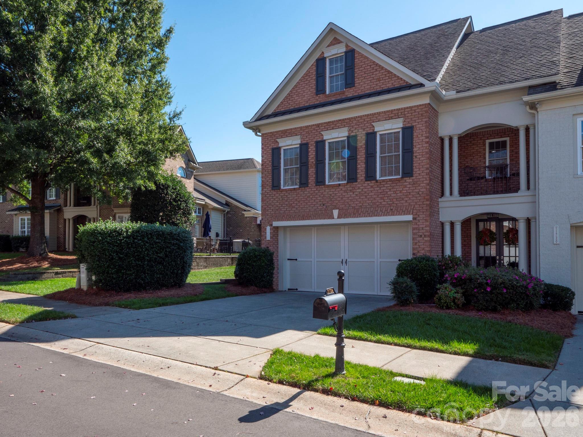 Home for sale at 11724 Easthampton Circle, Charlotte, NC — photo 1 of 32