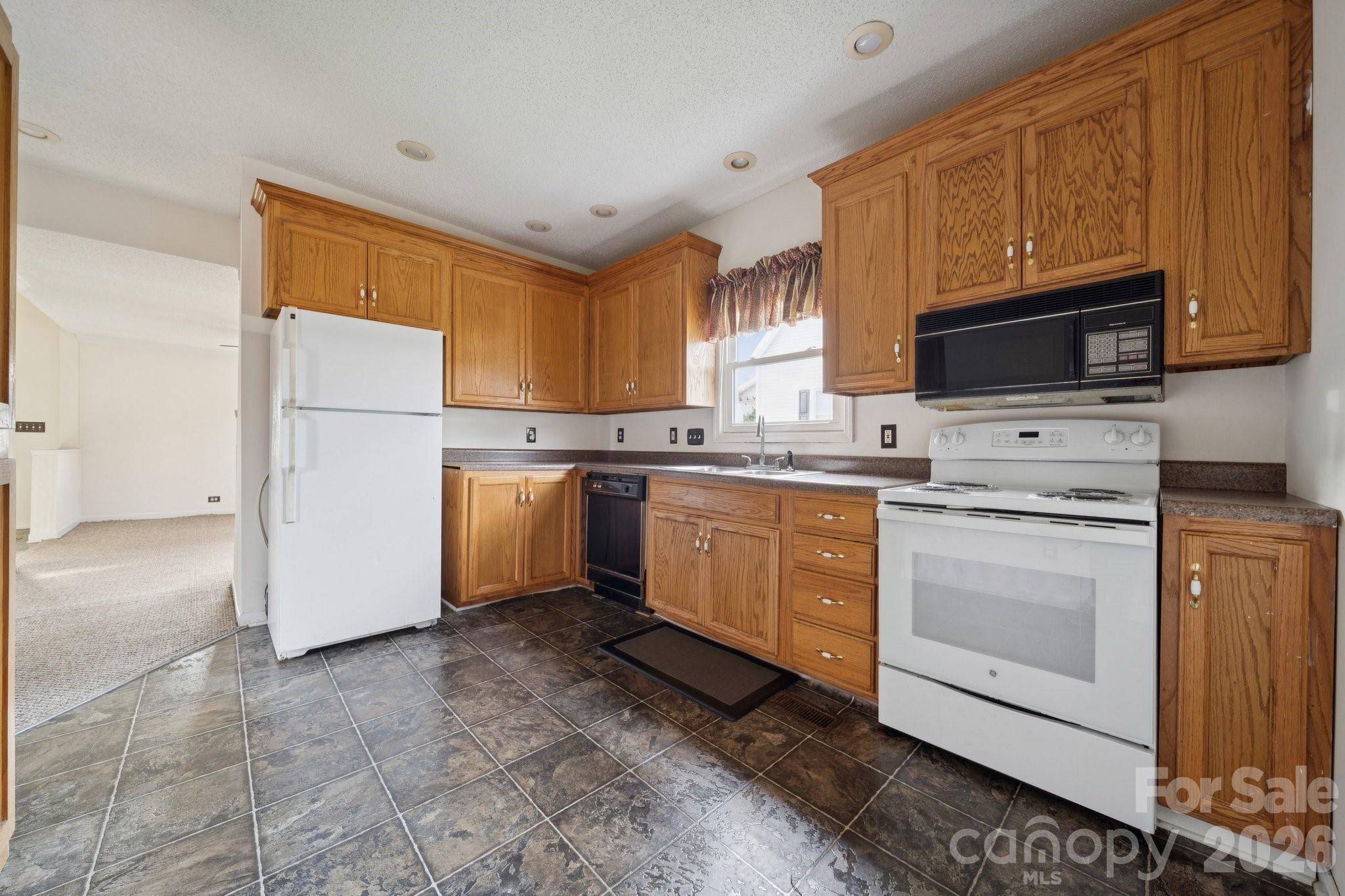 411 S Central Avenue, Landis, NC - photo 9 of 27