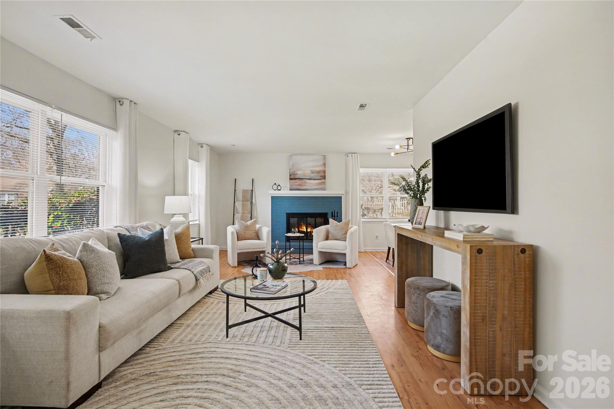 Photo 3 of 8205 Meadowind Circle, Charlotte, NC