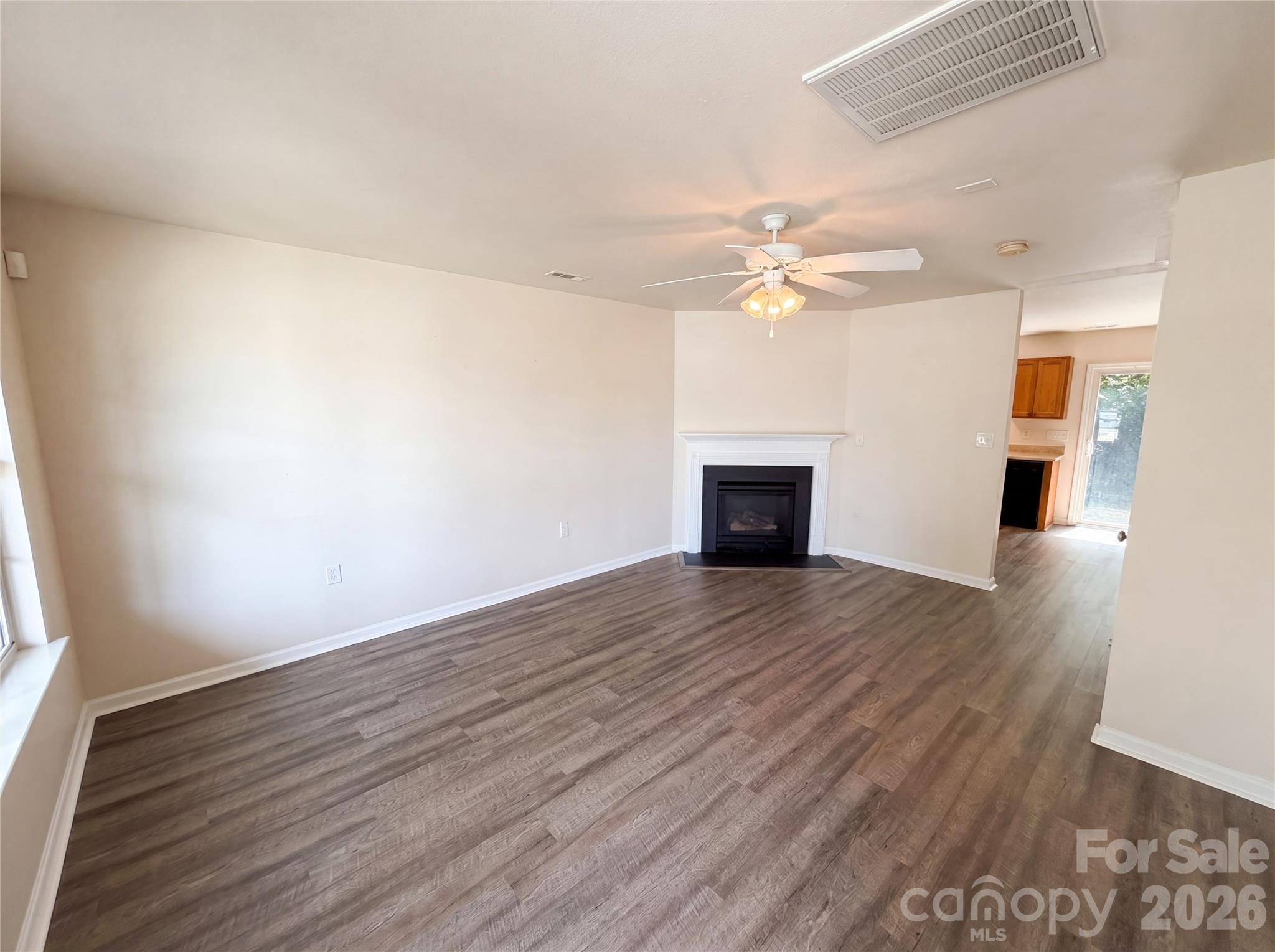 Photo 3 of 1131 Jordans Pond Lane, Charlotte, NC