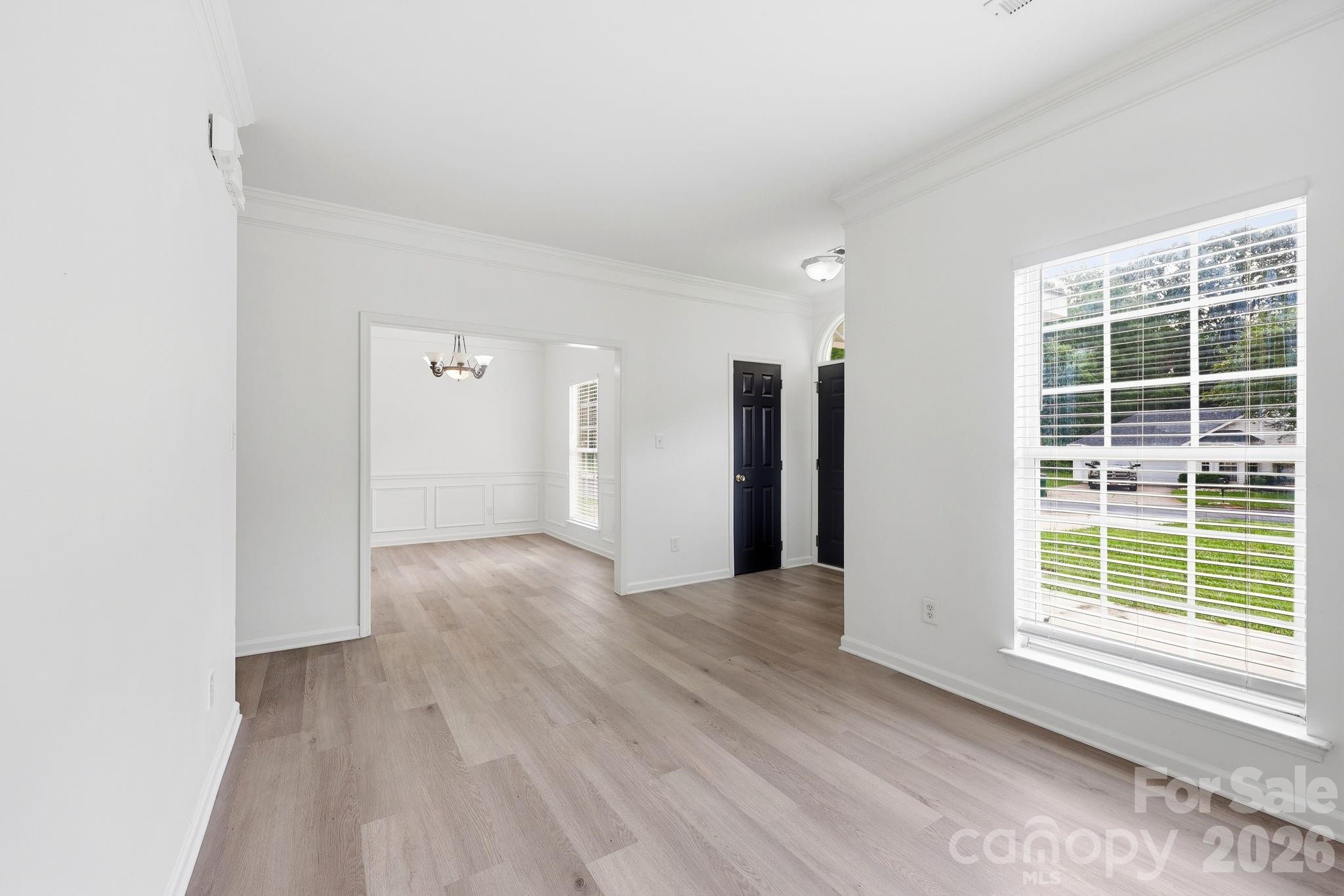 Home for sale at 5423 Starflower Drive, Charlotte, NC — photo 7 of 46