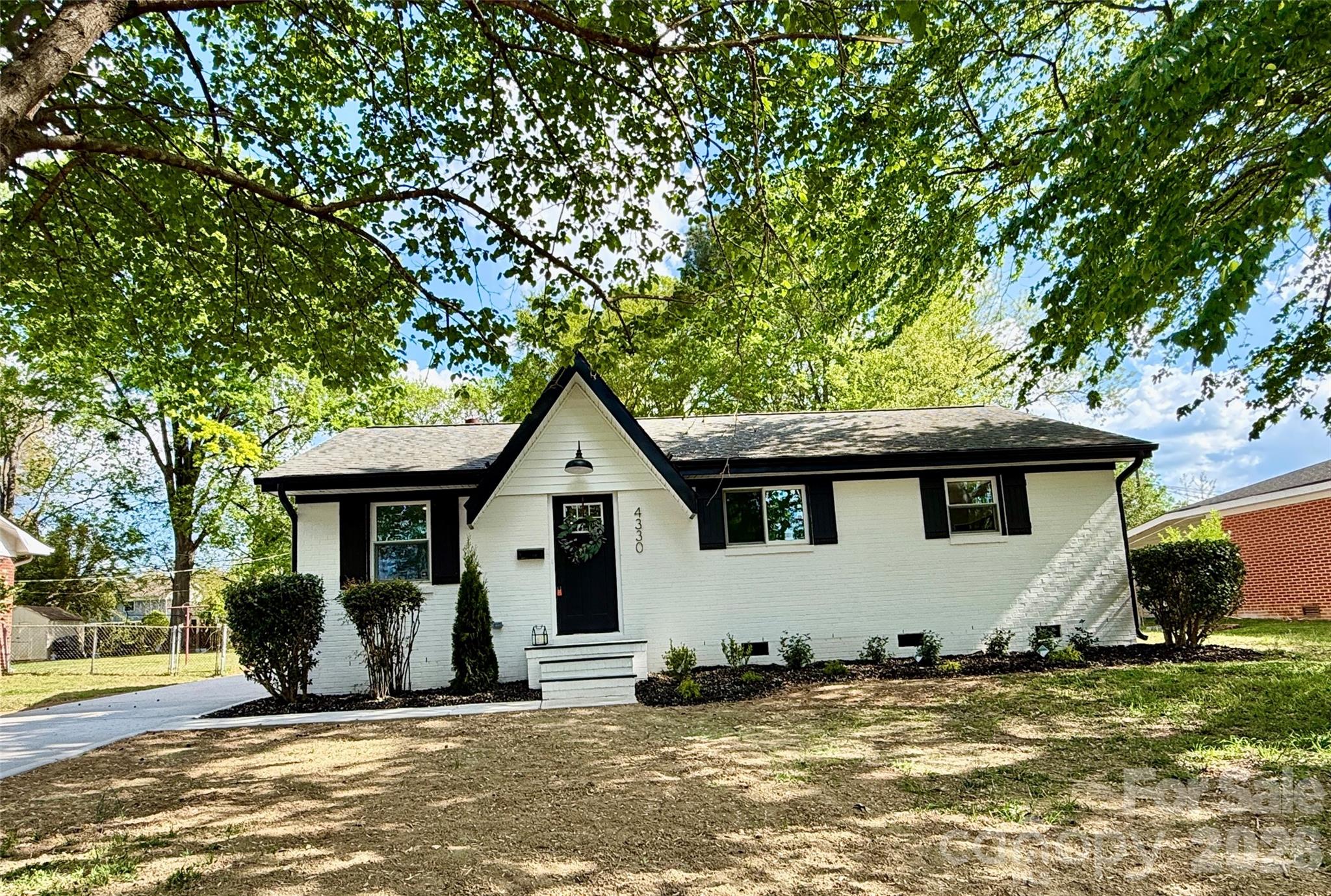 Photo 3 of 4330 Colebrook Road, Charlotte, NC