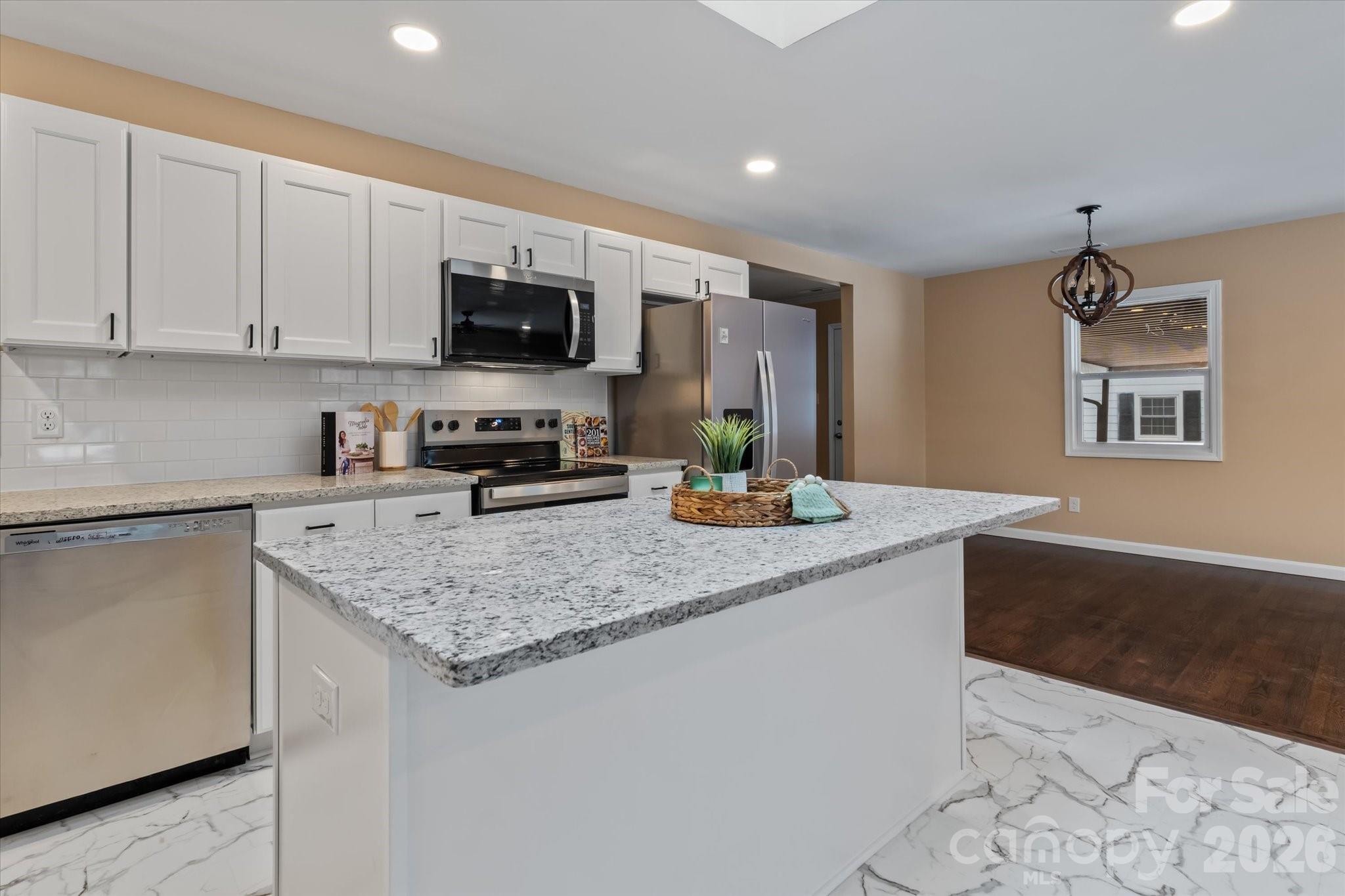 1090 Shalimar Drive, Winston Salem, NC - photo 3 of 32