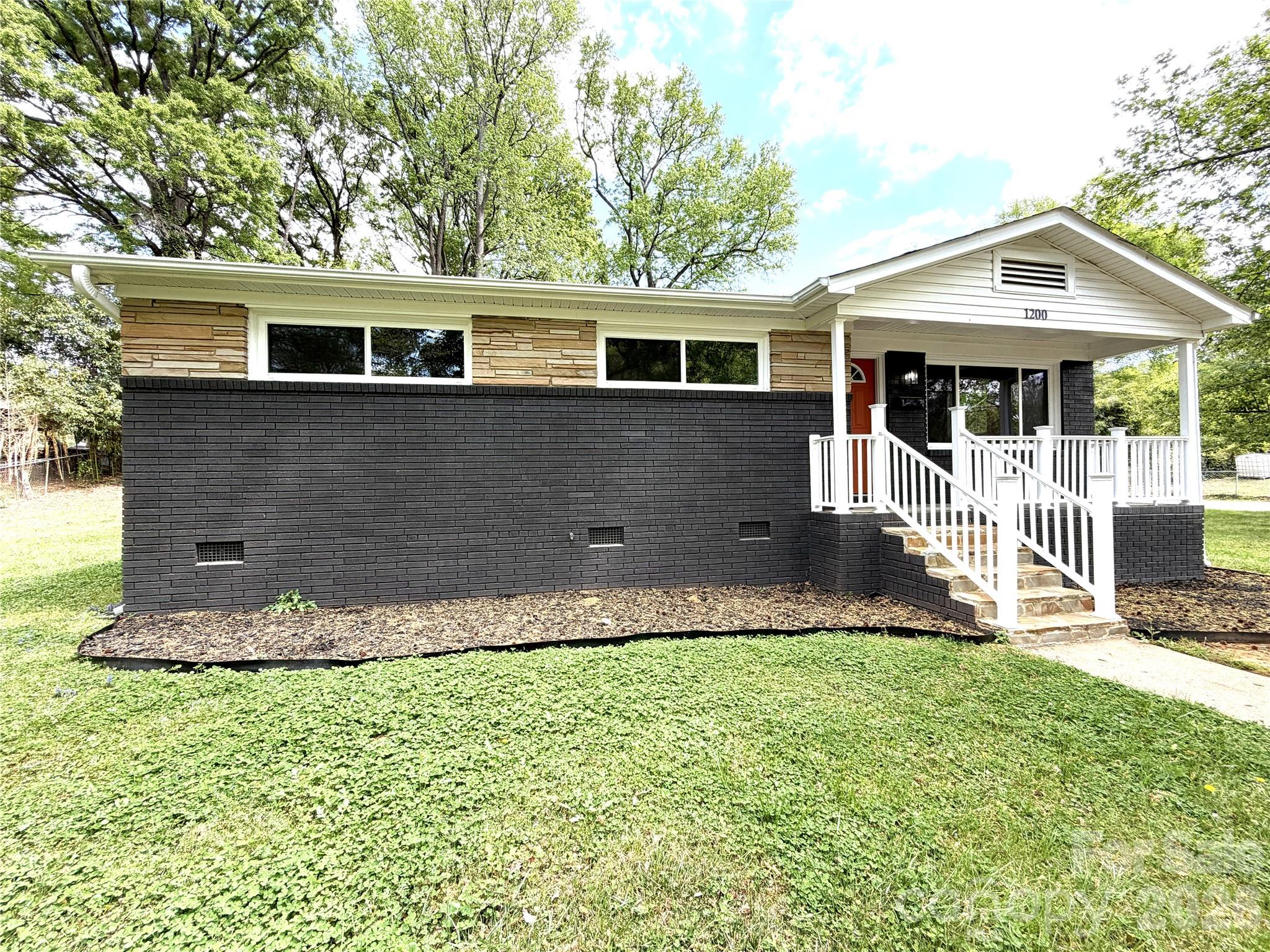 Photo 3 of 1200 Weststone Drive, Charlotte, NC