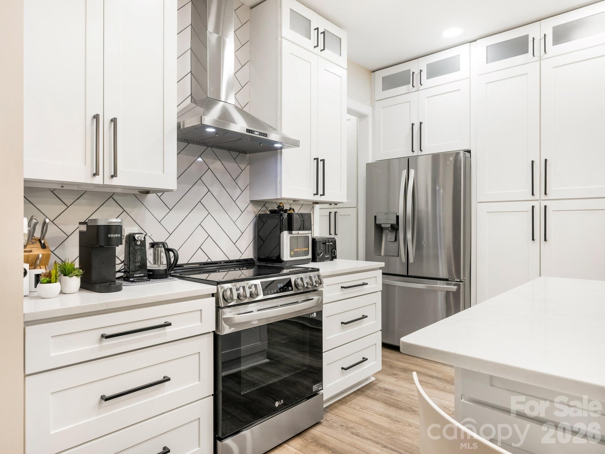 Photo 9 of 6807 Guinevere Drive, Charlotte, NC