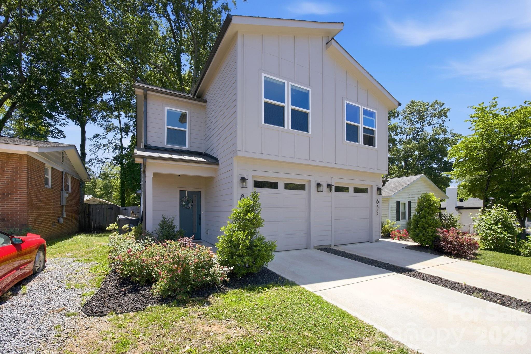 831 Mcarthur Avenue, Charlotte, NC - photo 2 of 38