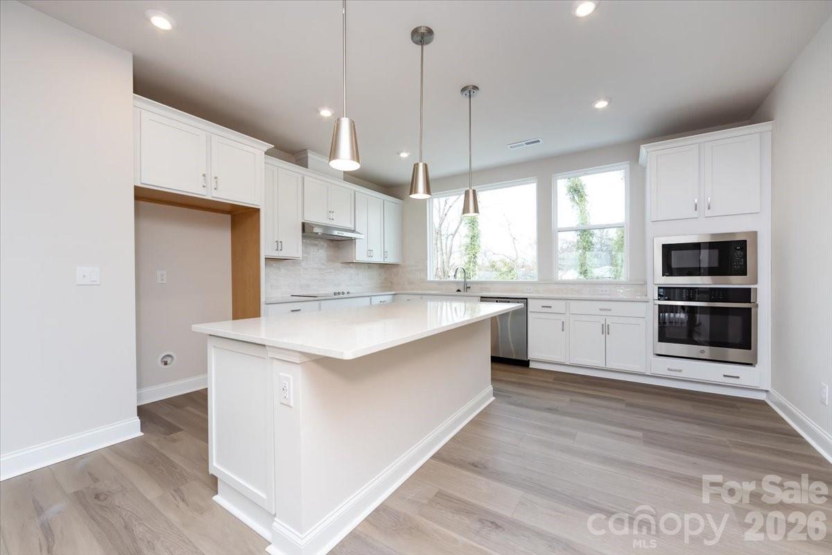 Photo 17 of 909 Archway Lane, Charlotte, NC