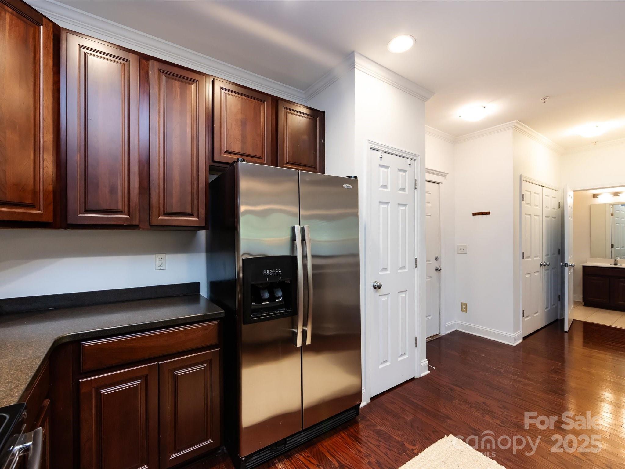 Photo 8 of 1000 E Woodlawn Road216, Charlotte, NC