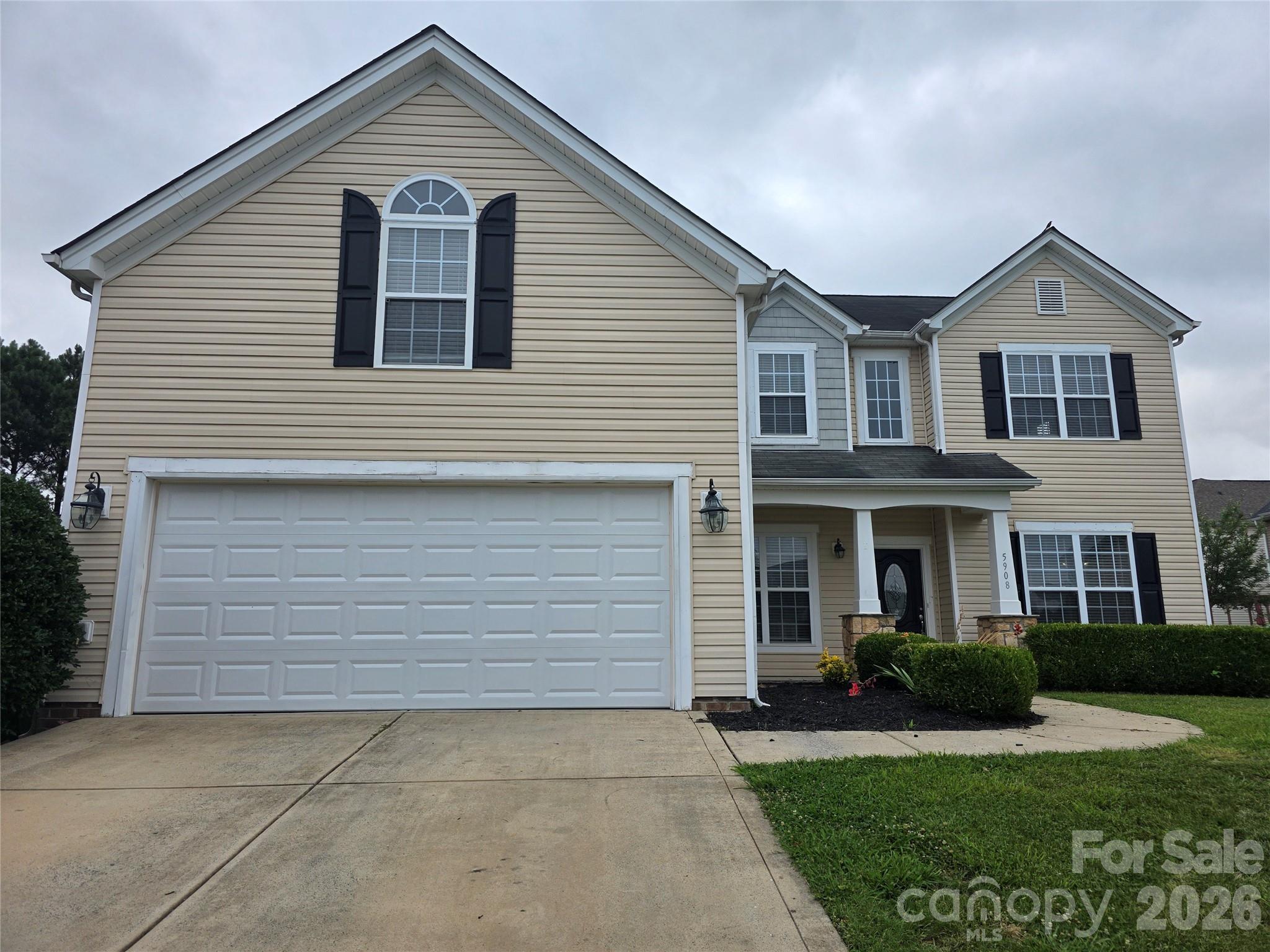 Home for sale at 5908 Bonnybridge Court, Charlotte, NC — photo 1 of 31