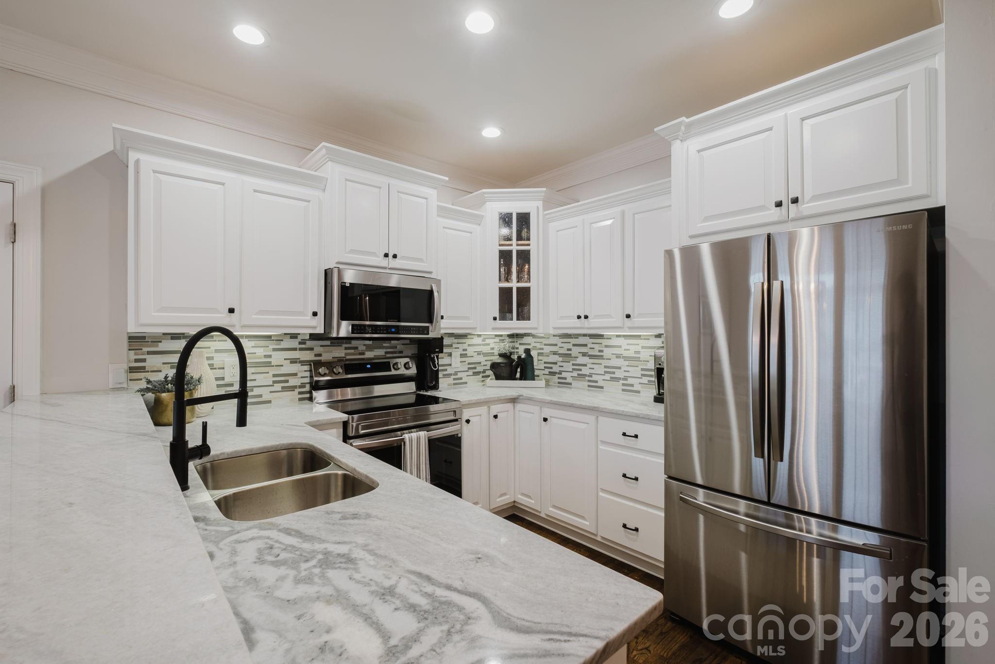 2711 Clemson Avenue, Charlotte, NC - photo 13 of 43