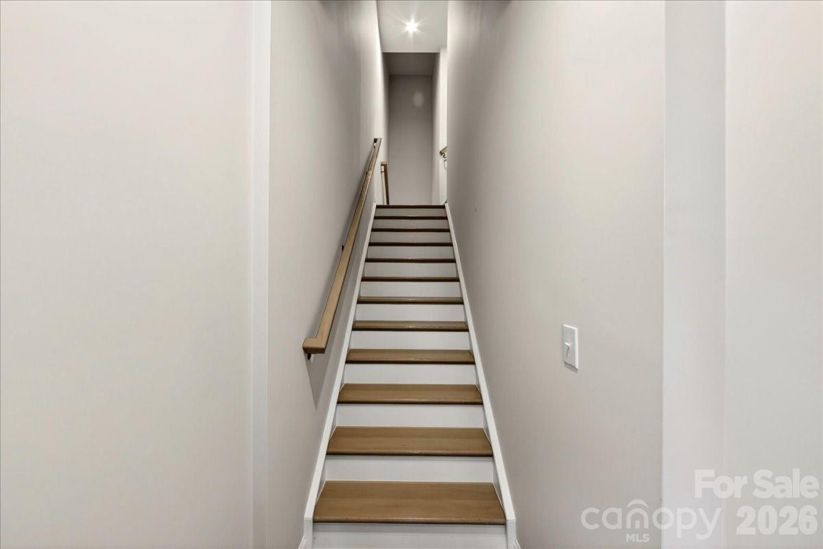 Photo 4 of 921 Archway Lane, Charlotte, NC