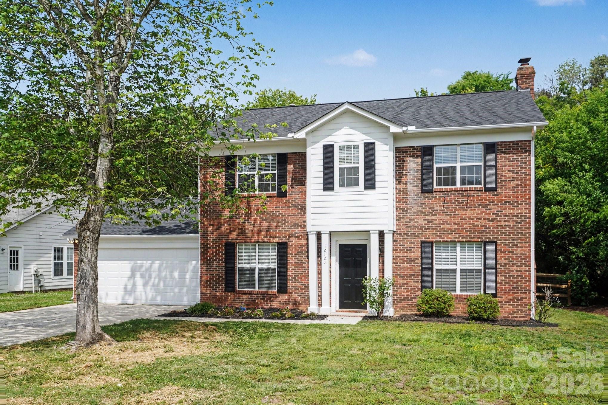 Home for sale at 12127 Landing Green Drive, Charlotte, NC — photo 1 of 15