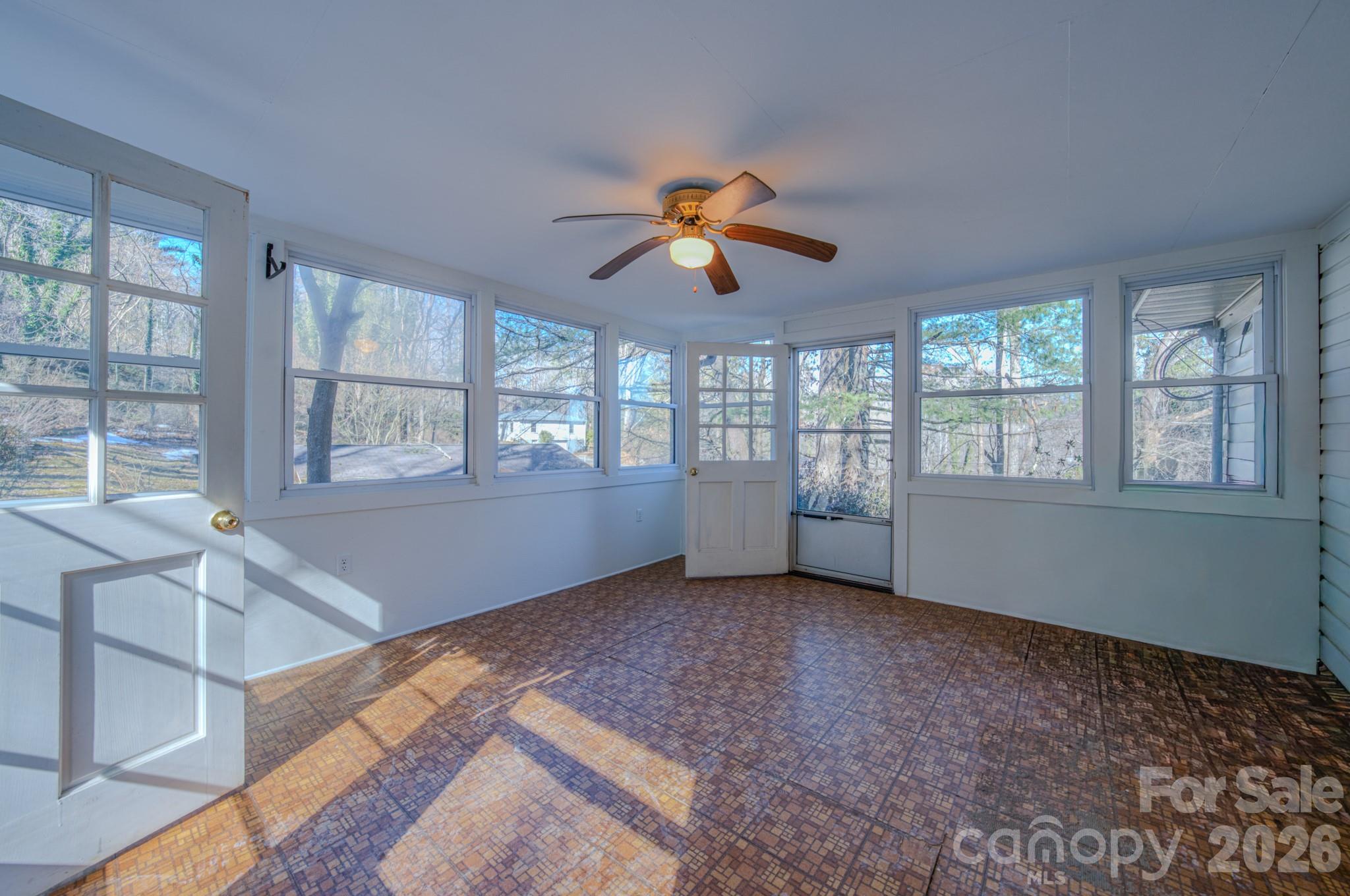 550 Saluda Street, Hendersonville, NC - photo 22 of 30