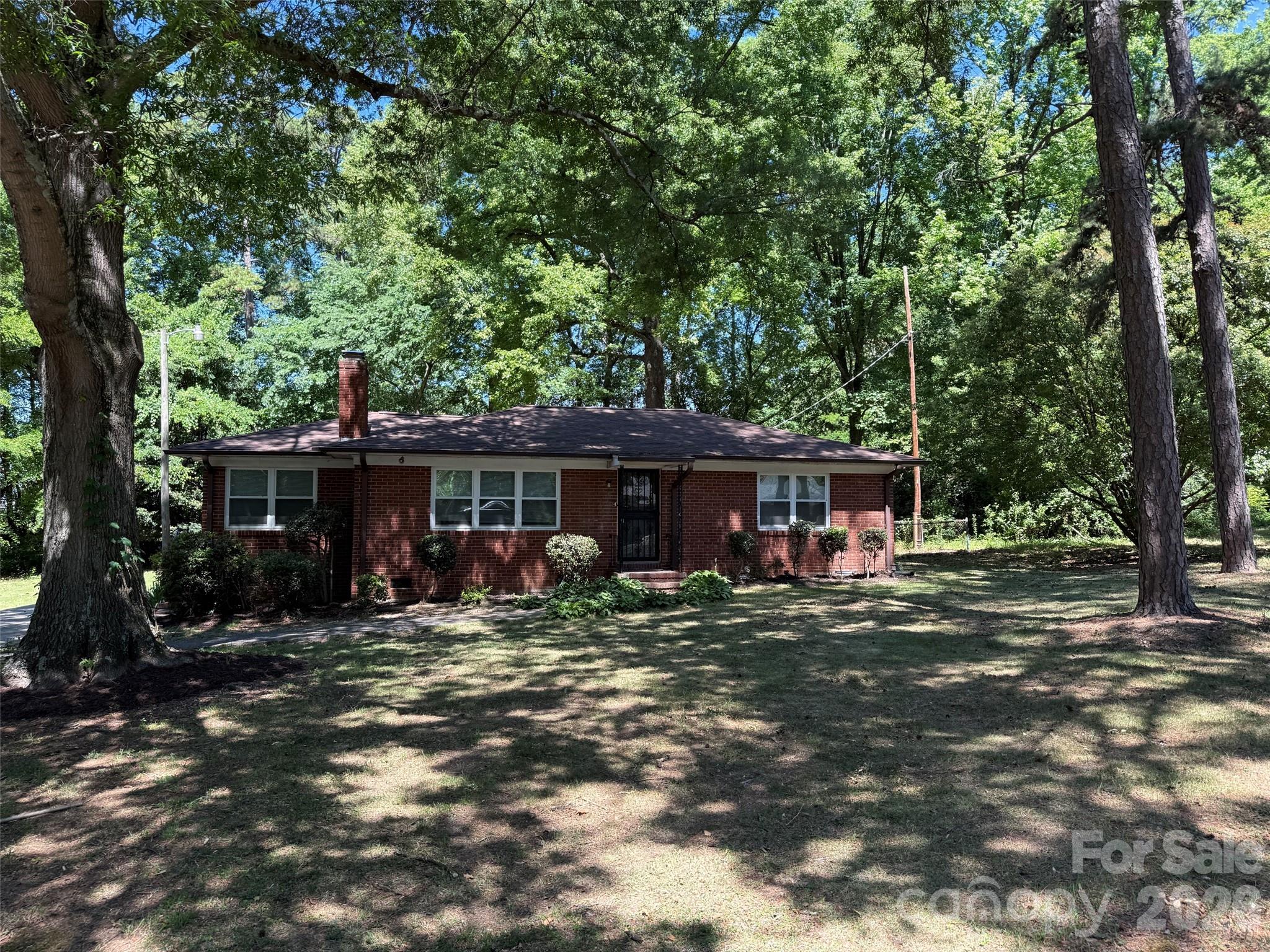 Home for sale at 1662 Browns Avenue, Charlotte, NC — photo 1 of 23