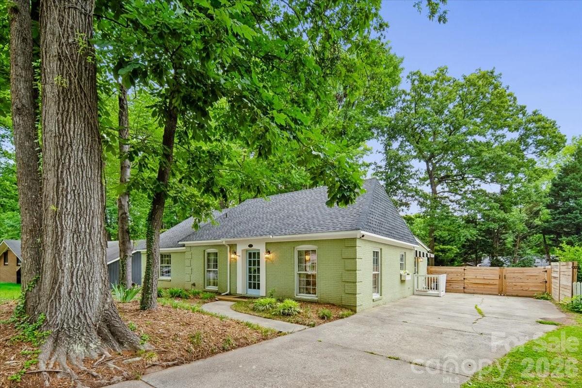 1005 Pinafore Drive, Charlotte, NC - photo 3 of 43