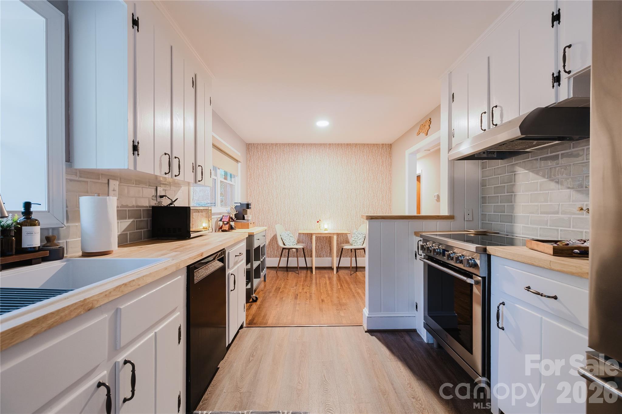 Photo 10 of 4920 Raymond Place, Charlotte, NC
