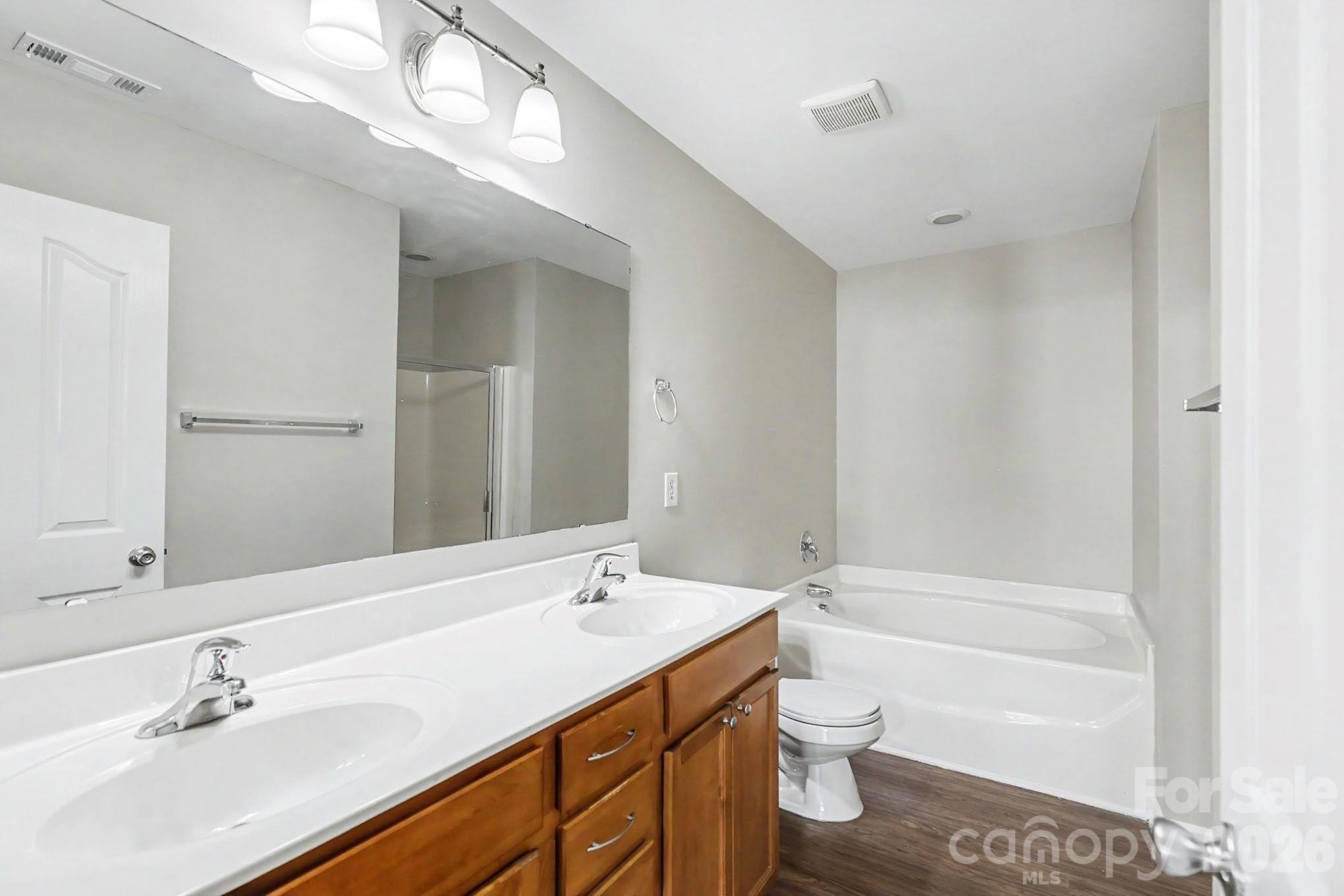Photo 23 of 5618 Stowe Derby Drive, Charlotte, NC
