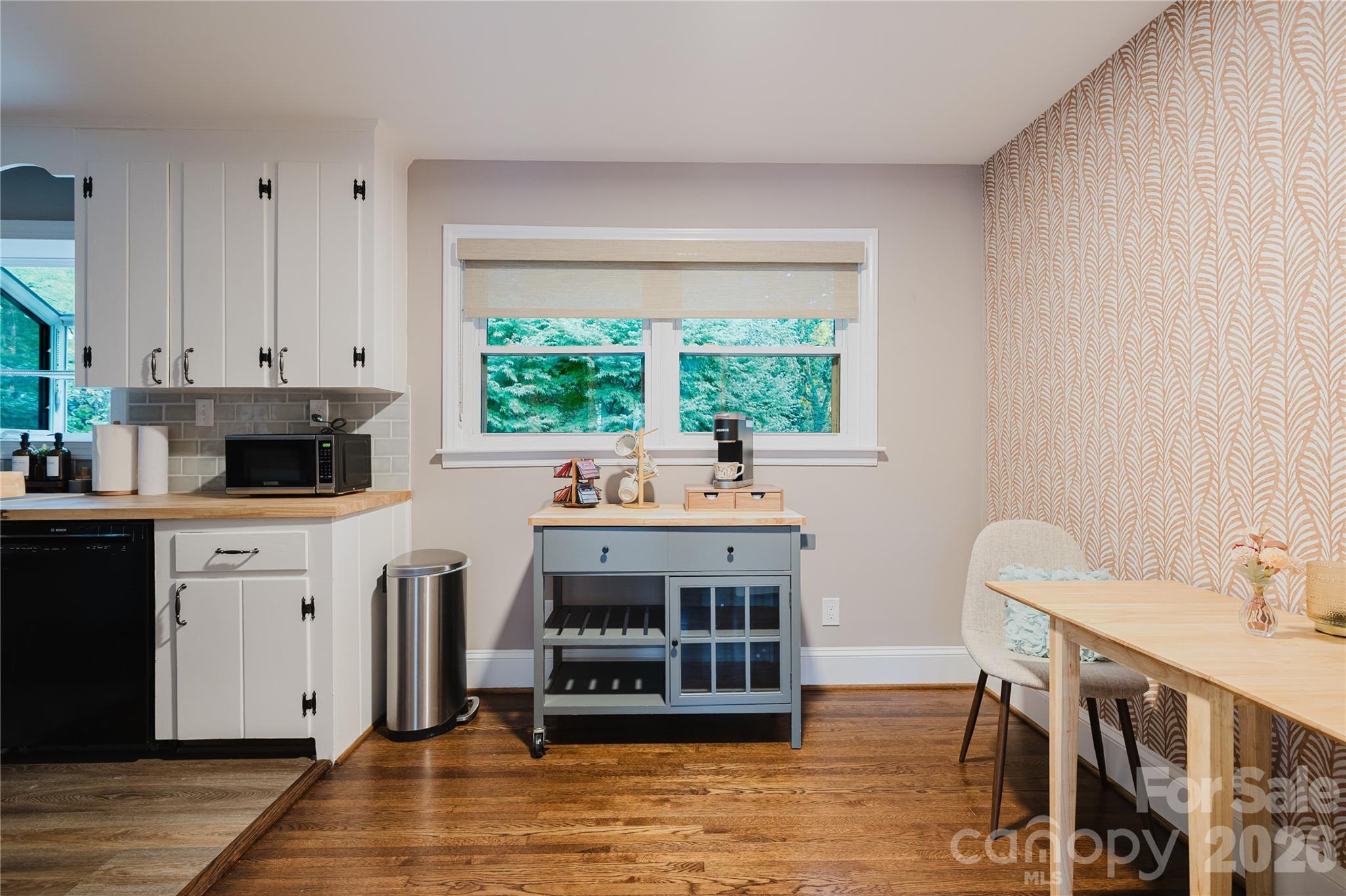 Photo 11 of 4920 Raymond Place, Charlotte, NC