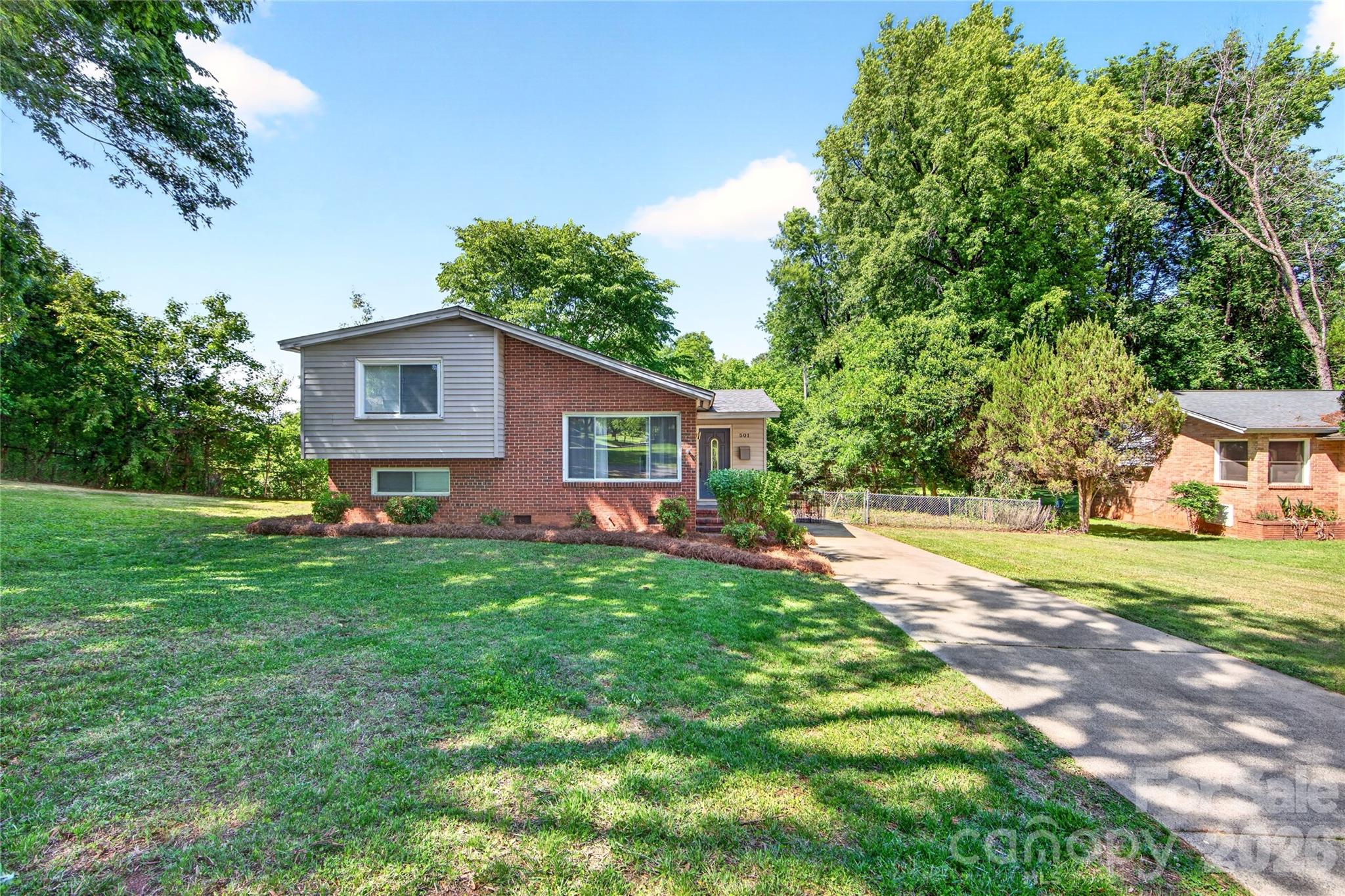 501 Kenlough Drive, Charlotte, NC - photo 2 of 47