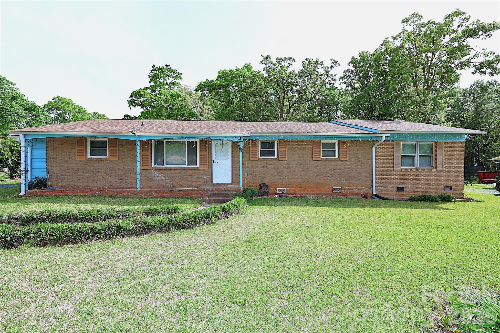104 Pinetree Drive, Matthews, NC