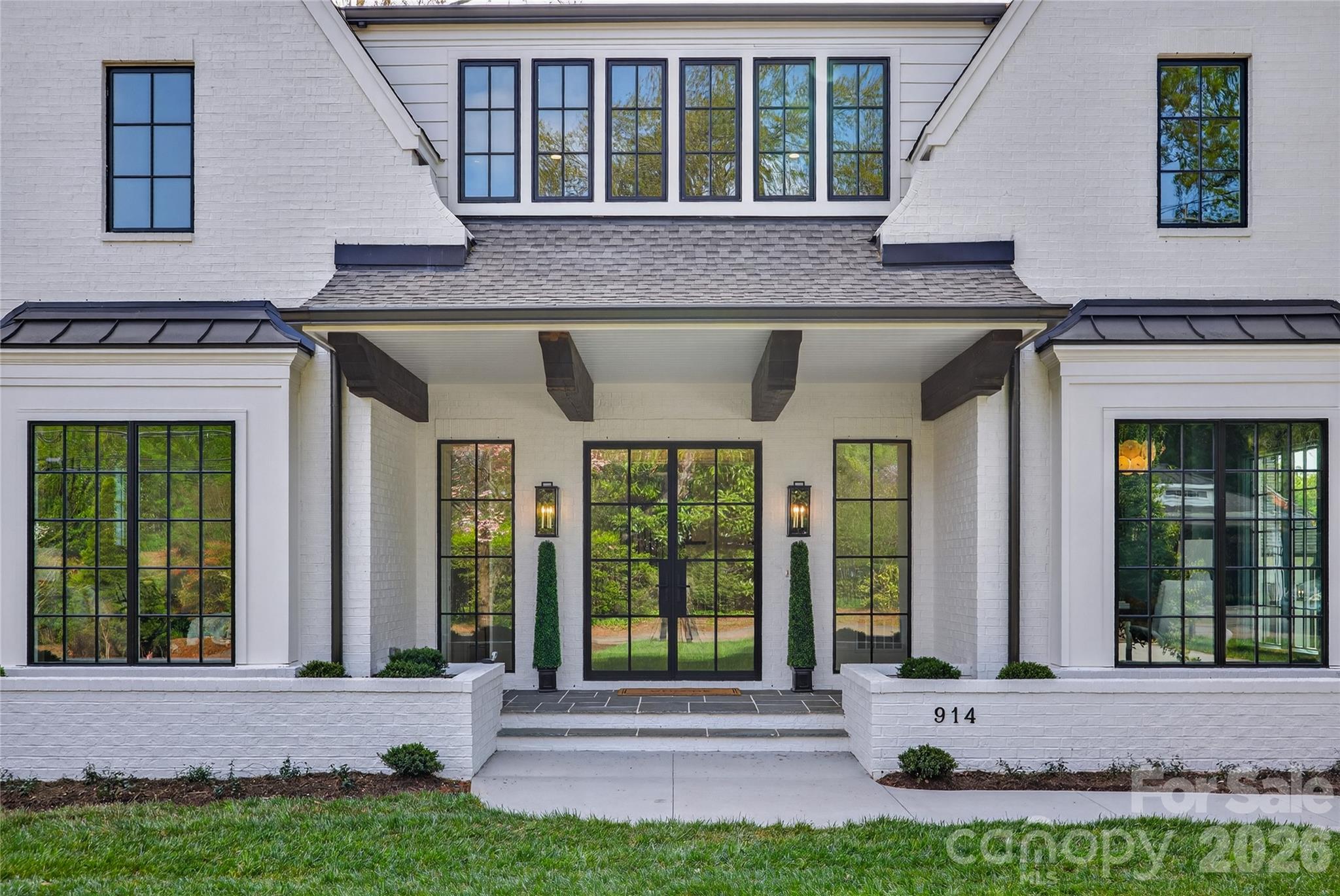 Photo 3 of 914 Edinburgh Lane, Charlotte, NC