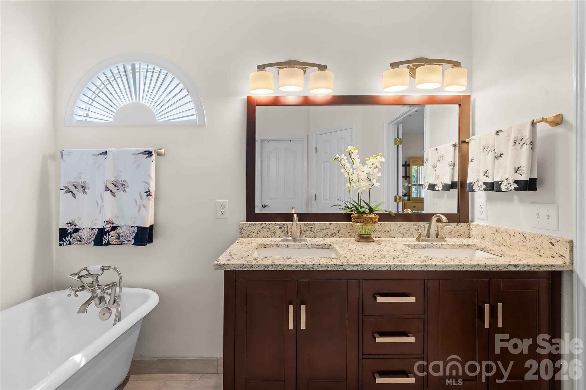 Photo 12 of 8719 Fieldcroft Drive, Charlotte, NC