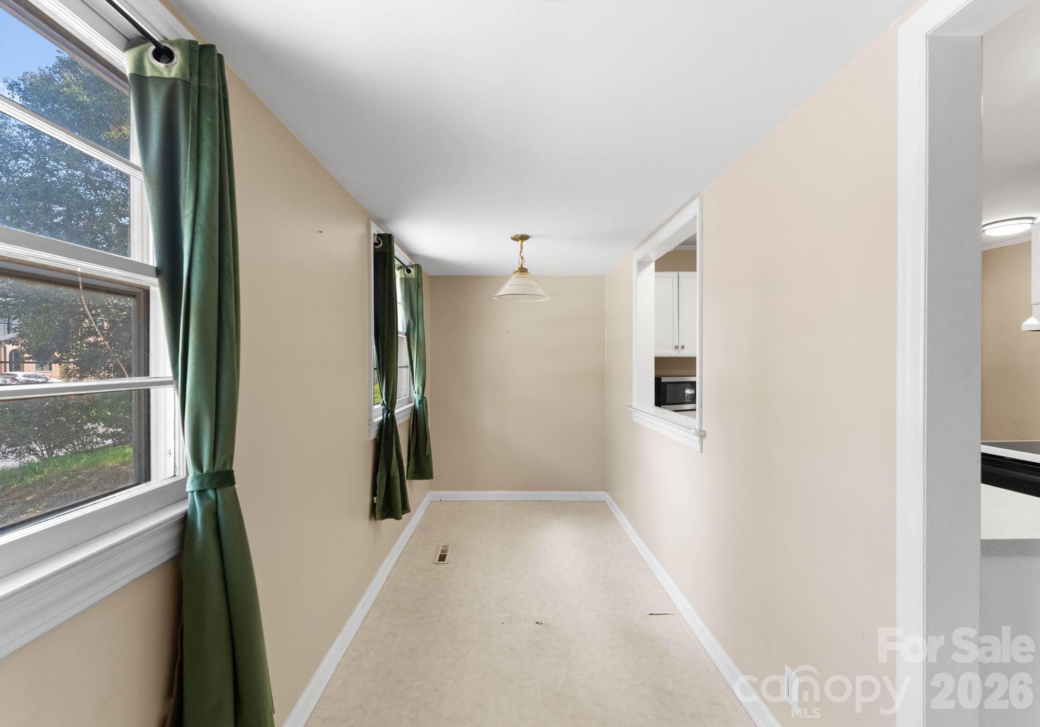 1136 E Woodlawn Road, Charlotte, NC - photo 14 of 48